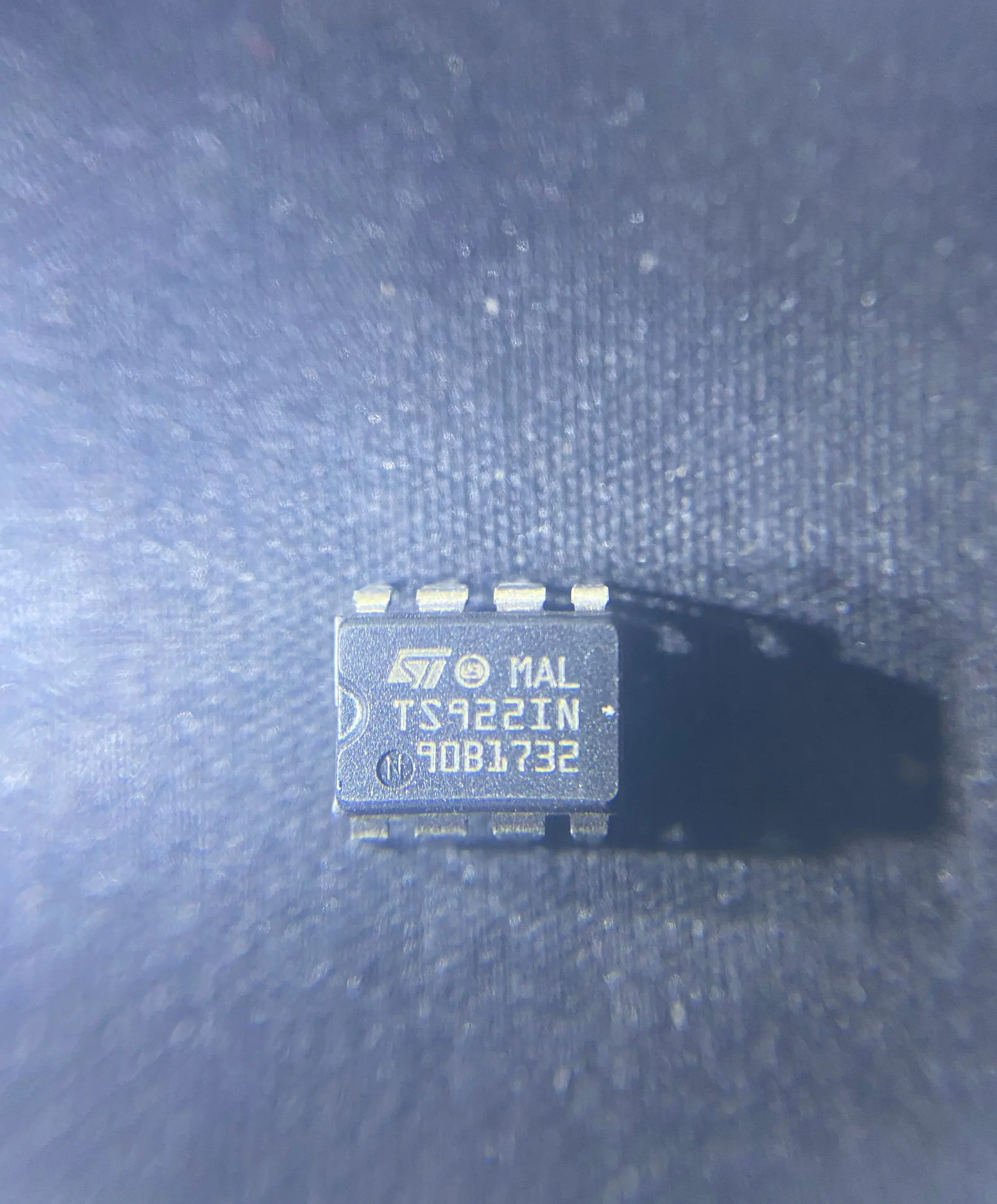 10pcs/lot TS922IN TS922 High output current dual operational amplifier ...