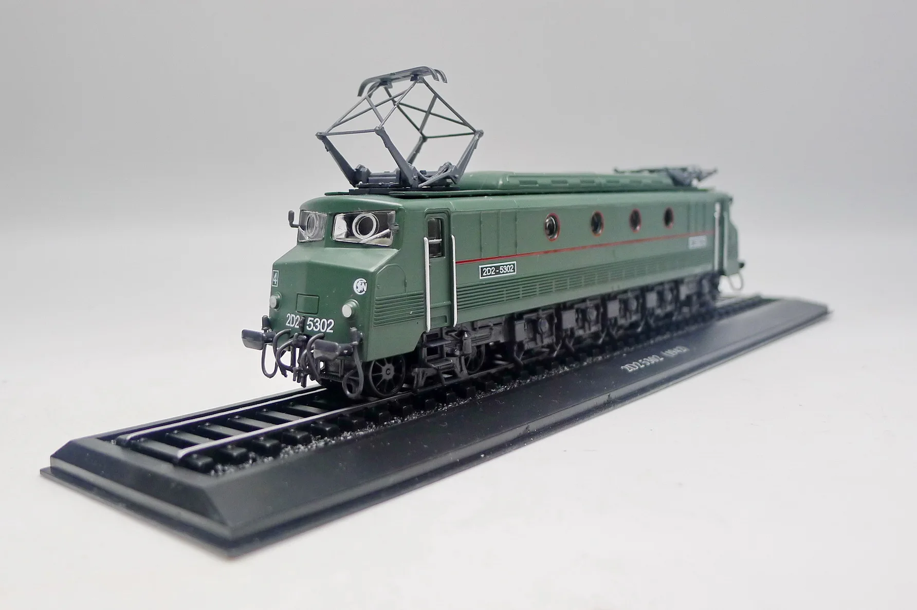 Atlas-TRAIN-2D2-5302-1942-1-87-Diecast-Model.jpg