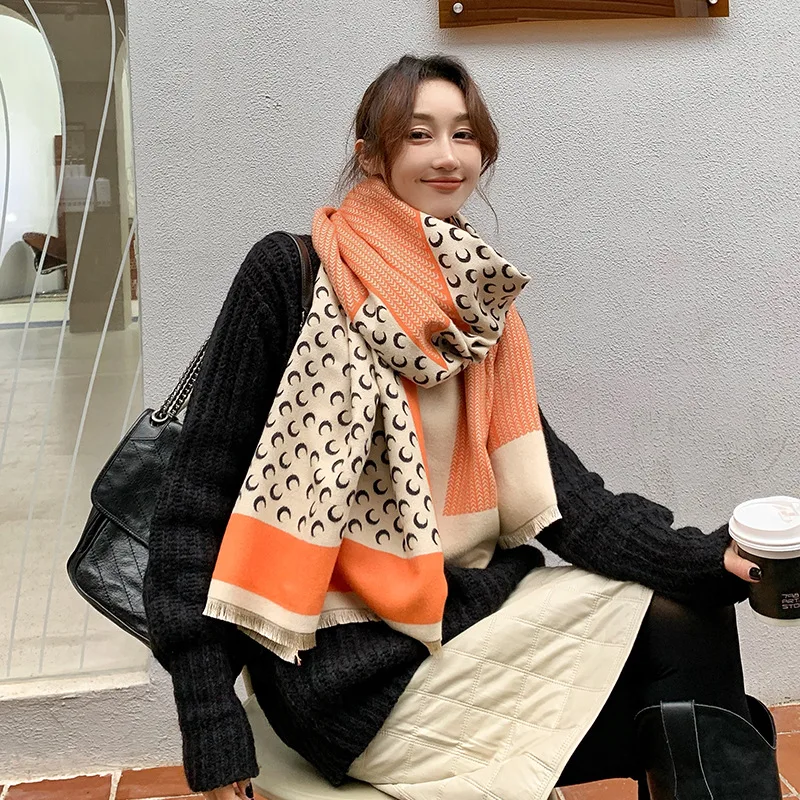 New Ladies Fashion European And American Style Crescent Moon Pattern ...