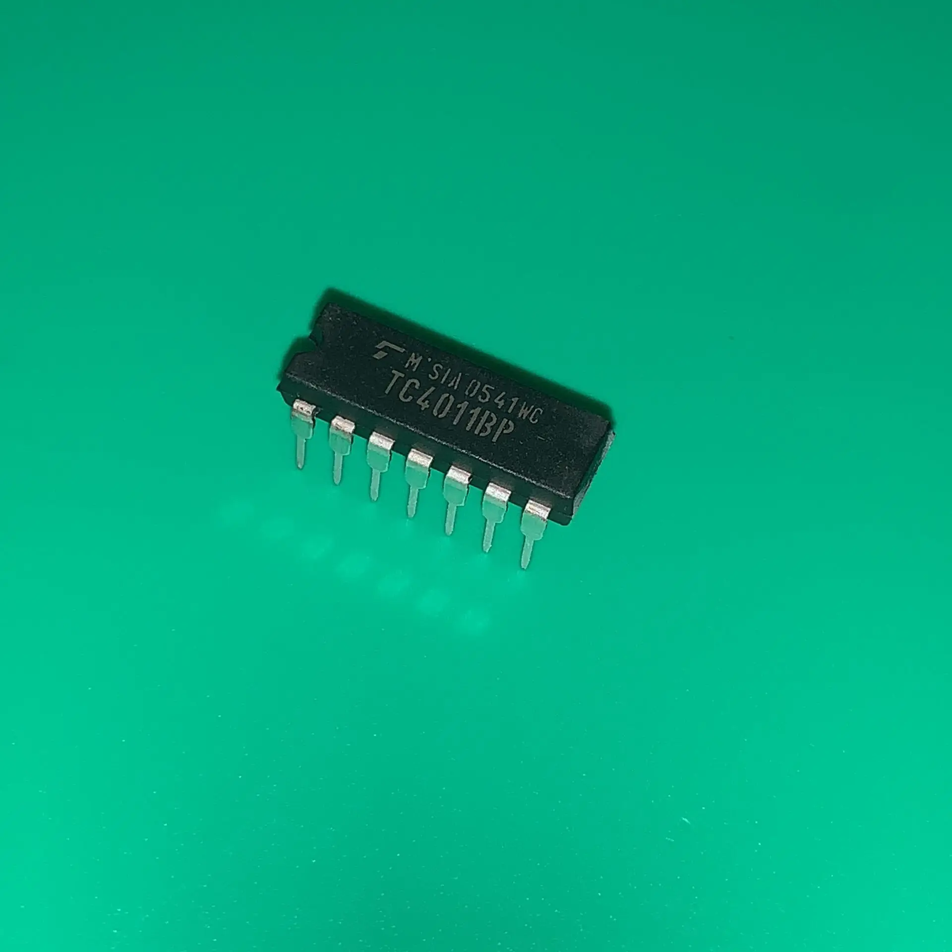 10ピース/ロットTC4011BP DIP14 TC4011 bp C2MOSデジタルシリコンモノリシックtc 4011BP TC40118P ...