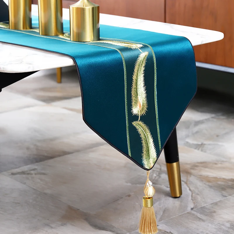 Hot-Luxury-Table-Runners-with-Tassel-Polyester-Table-Runners-with ...