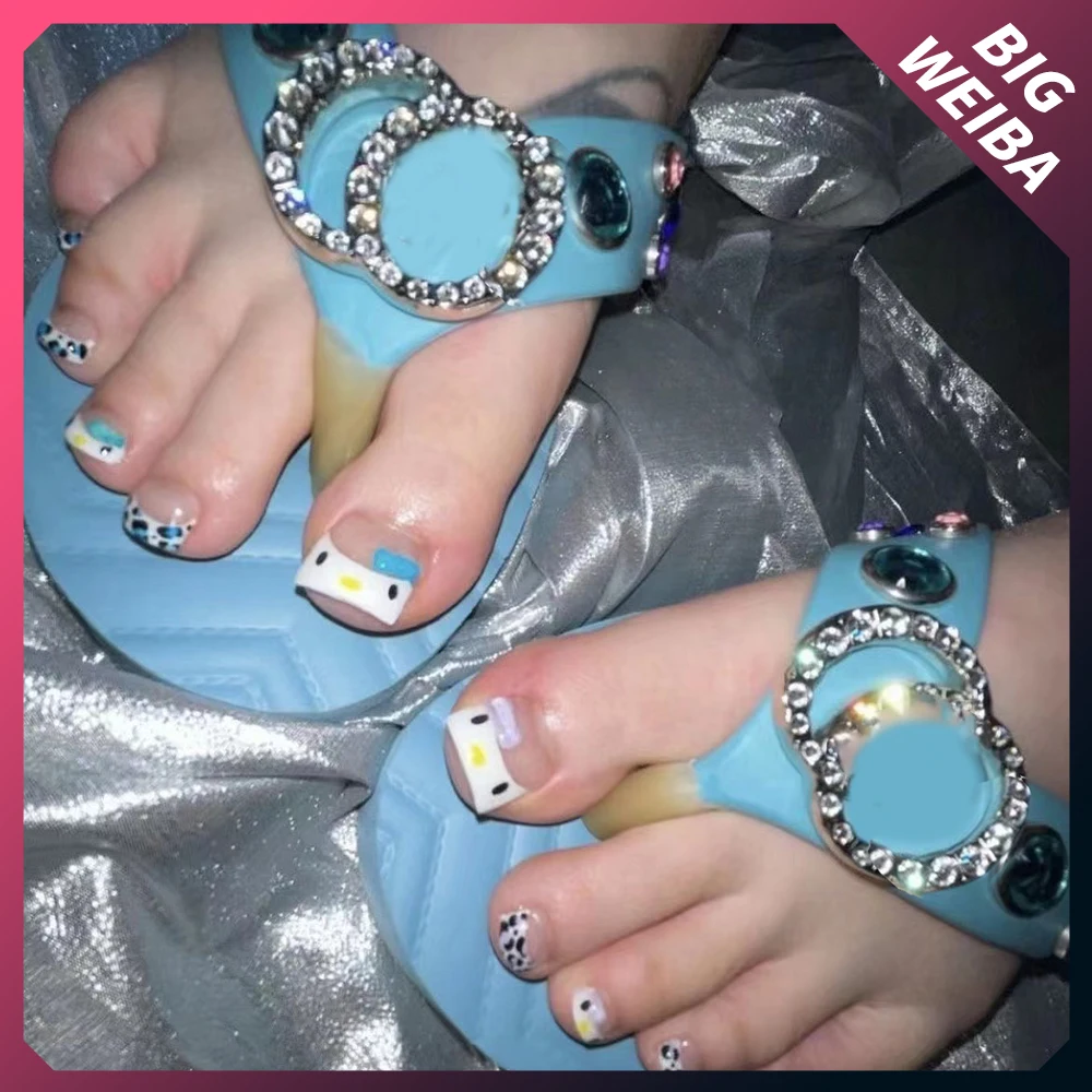 Hello Kitty Toe Nail Art