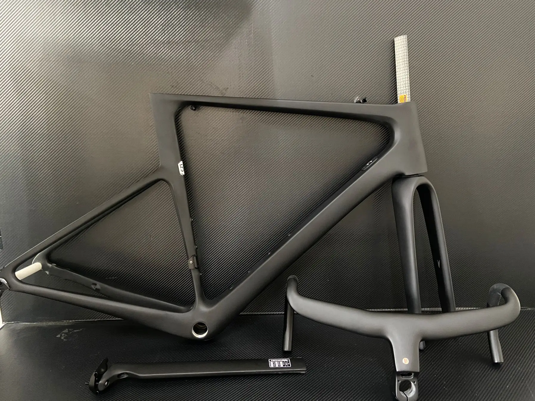 Super-Fast-Aero-Road-Bike-Carbon-Frame-T1100-Carbon-Bicycle-Frames-BSA ...