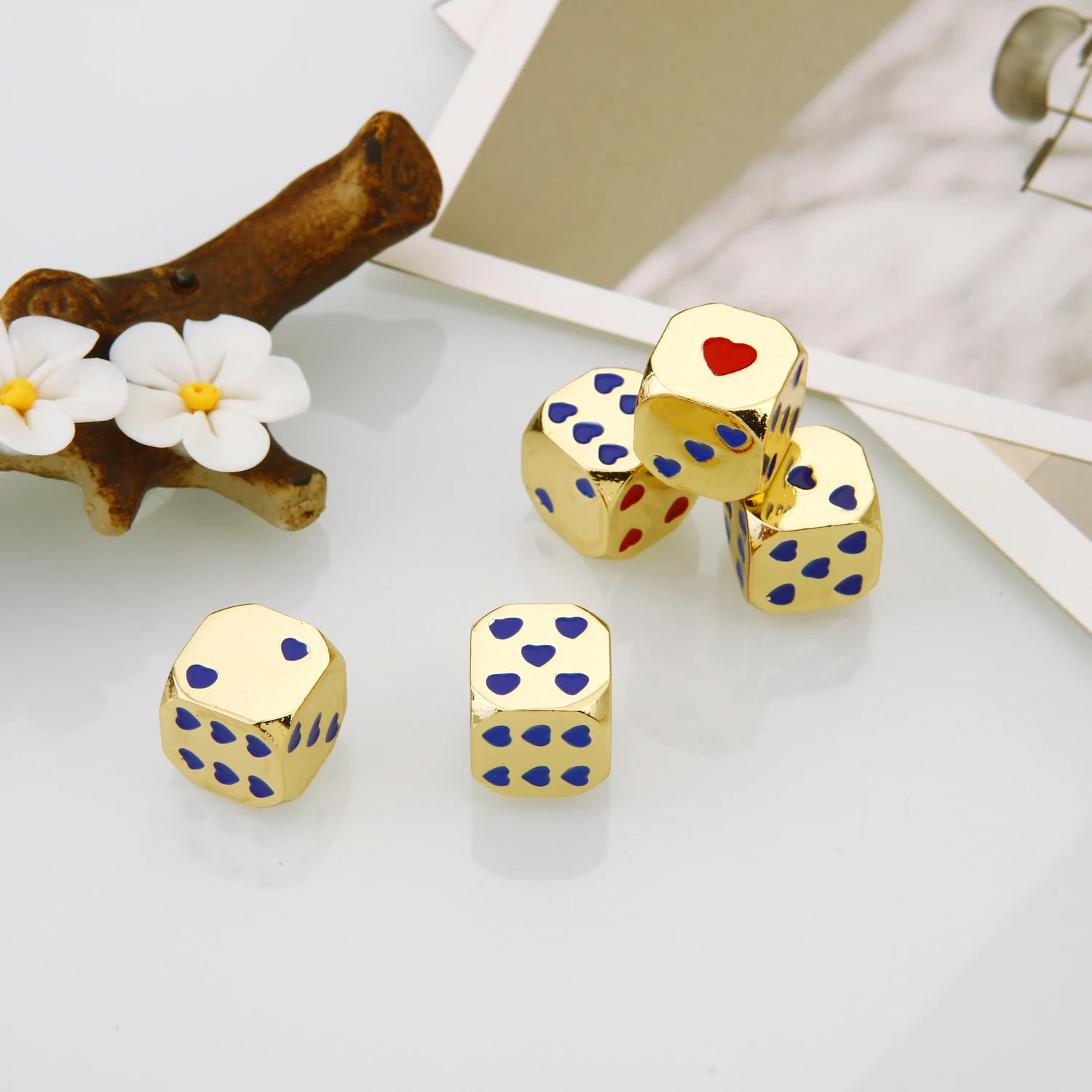5PCS-1Set-Metal-Dice-Golden-Heart-shaped-Game-Dice-Six-Sided-Decider ...