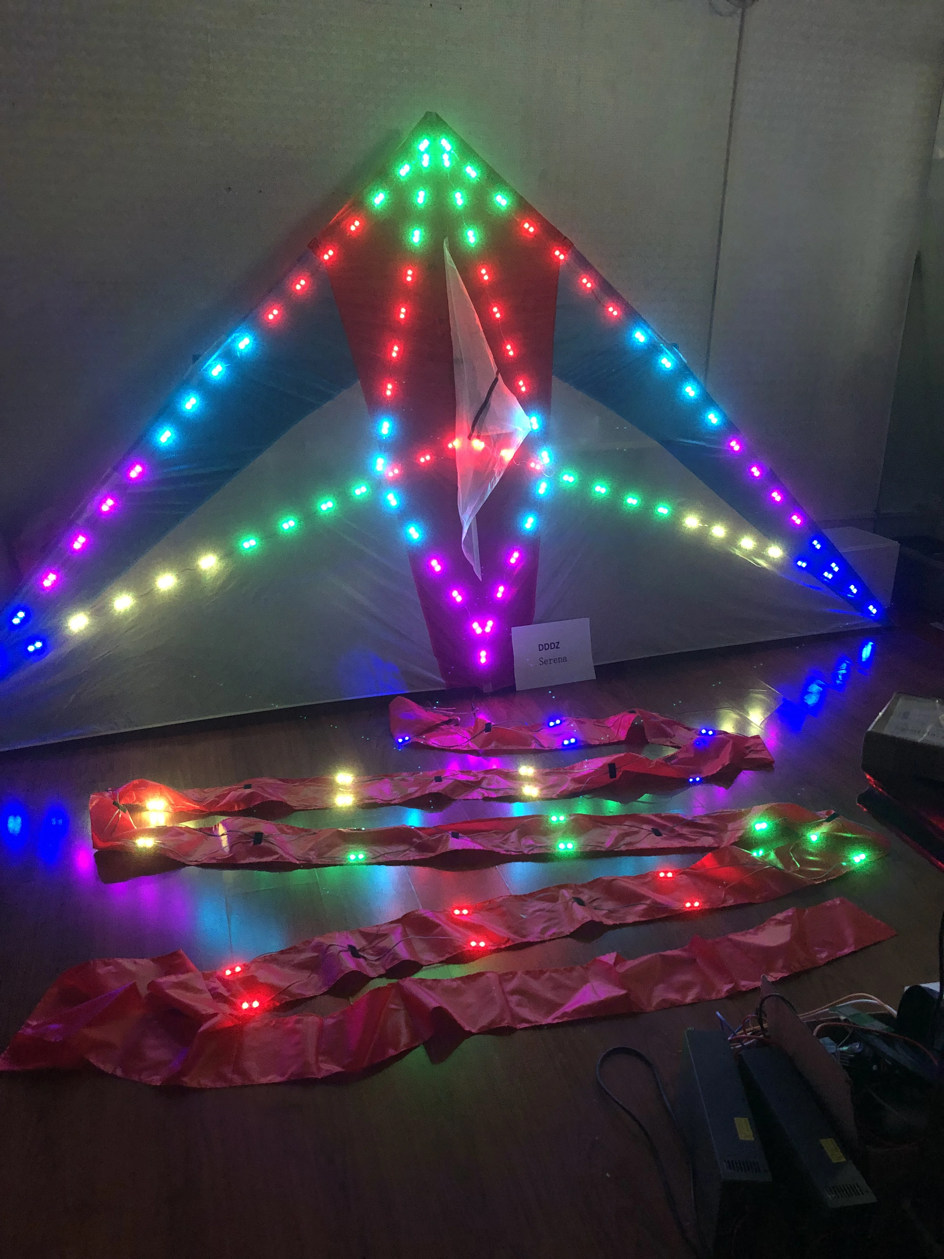 Big-Triangle-LED-delta-Night-kite-3SQ-M-diamond-nylon-delta-kite-with ...