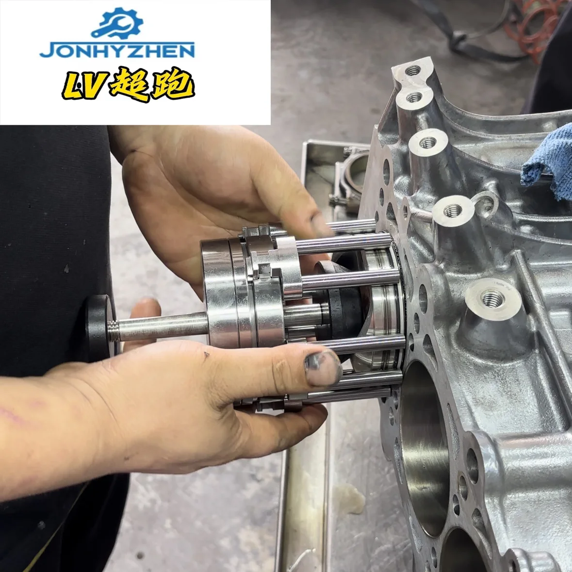 Universal piston ring installation tool for automobiles marine engines ...