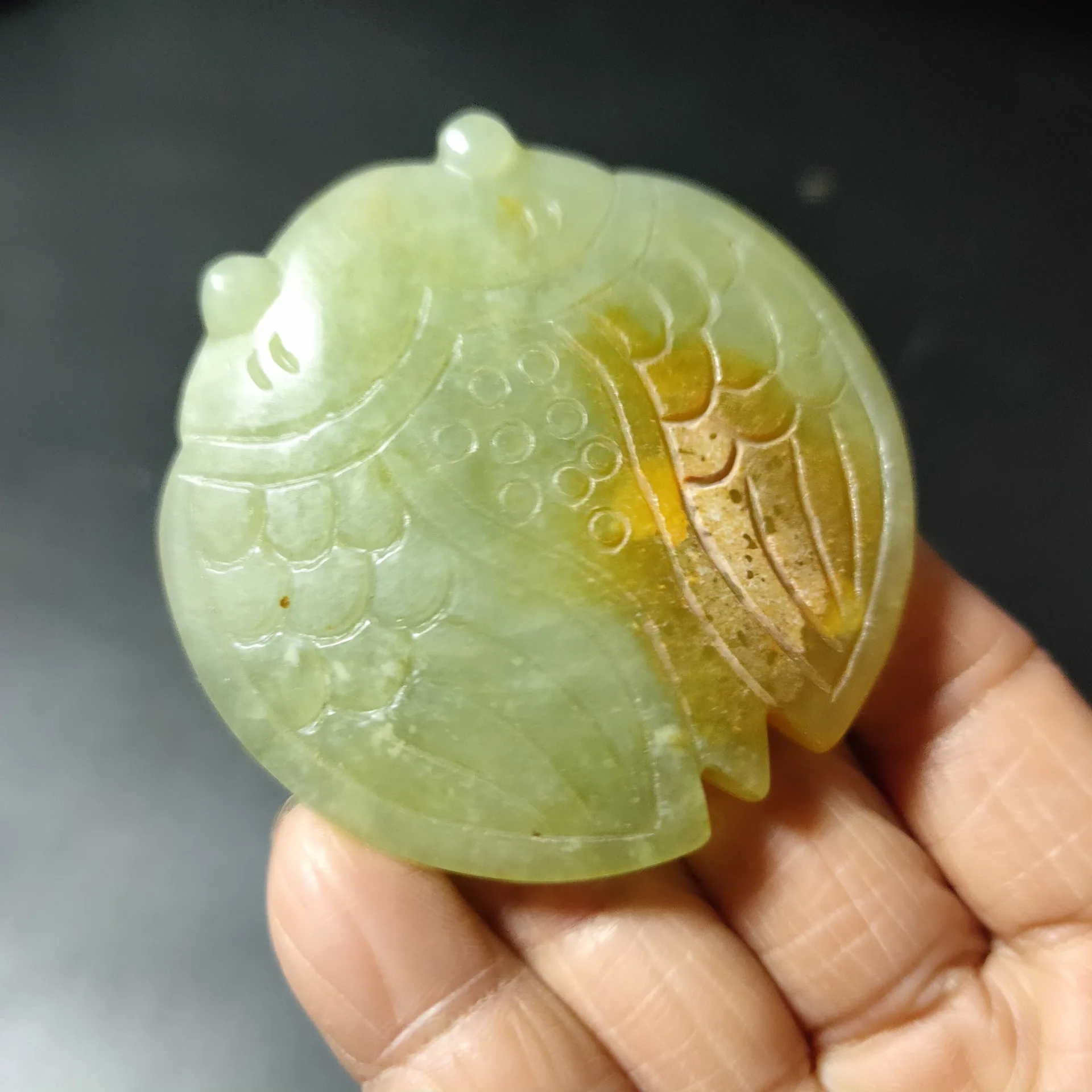 Handicraft-jade-carving-gold-cicada-ornament.jpg