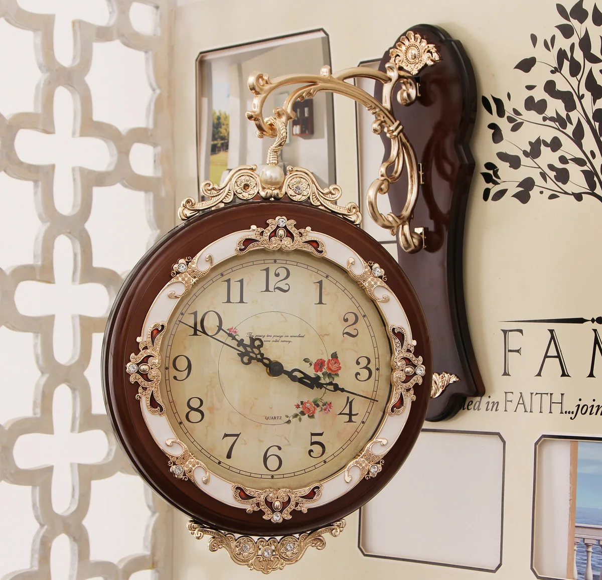 European minimalist watch Creative double-sided wall clock for living ...