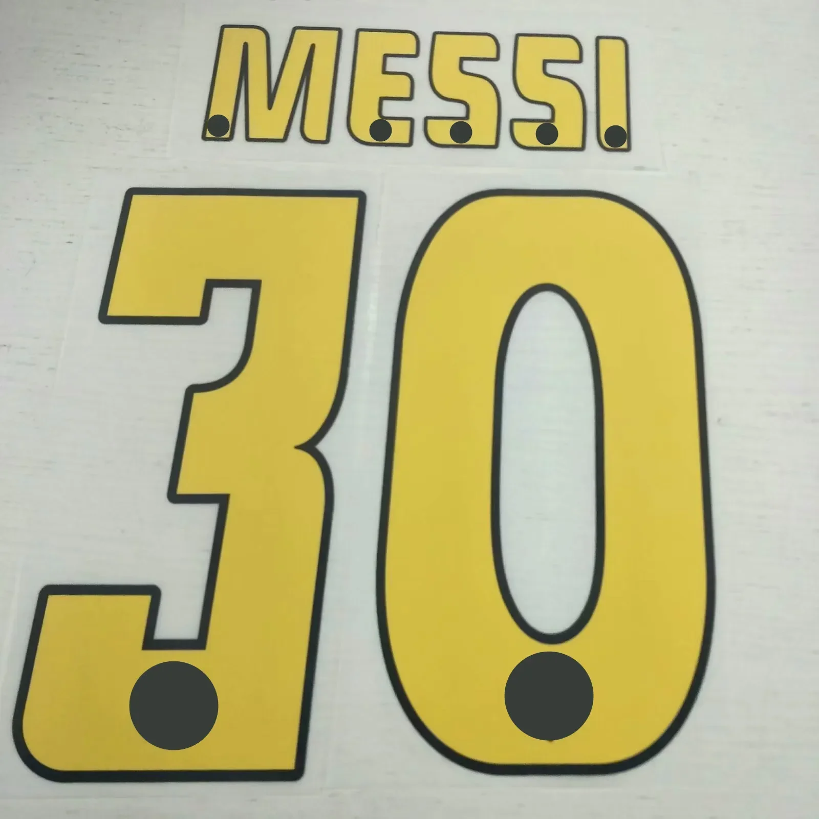 Super-A-Retro-0506-2005-2006-messi30-ronaldinho-A-INIESTA-Barce-number ...
