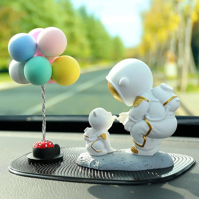 Car Ornaments Space Cosmonaut Moon Anime Astronaut Action Figure Desk ...