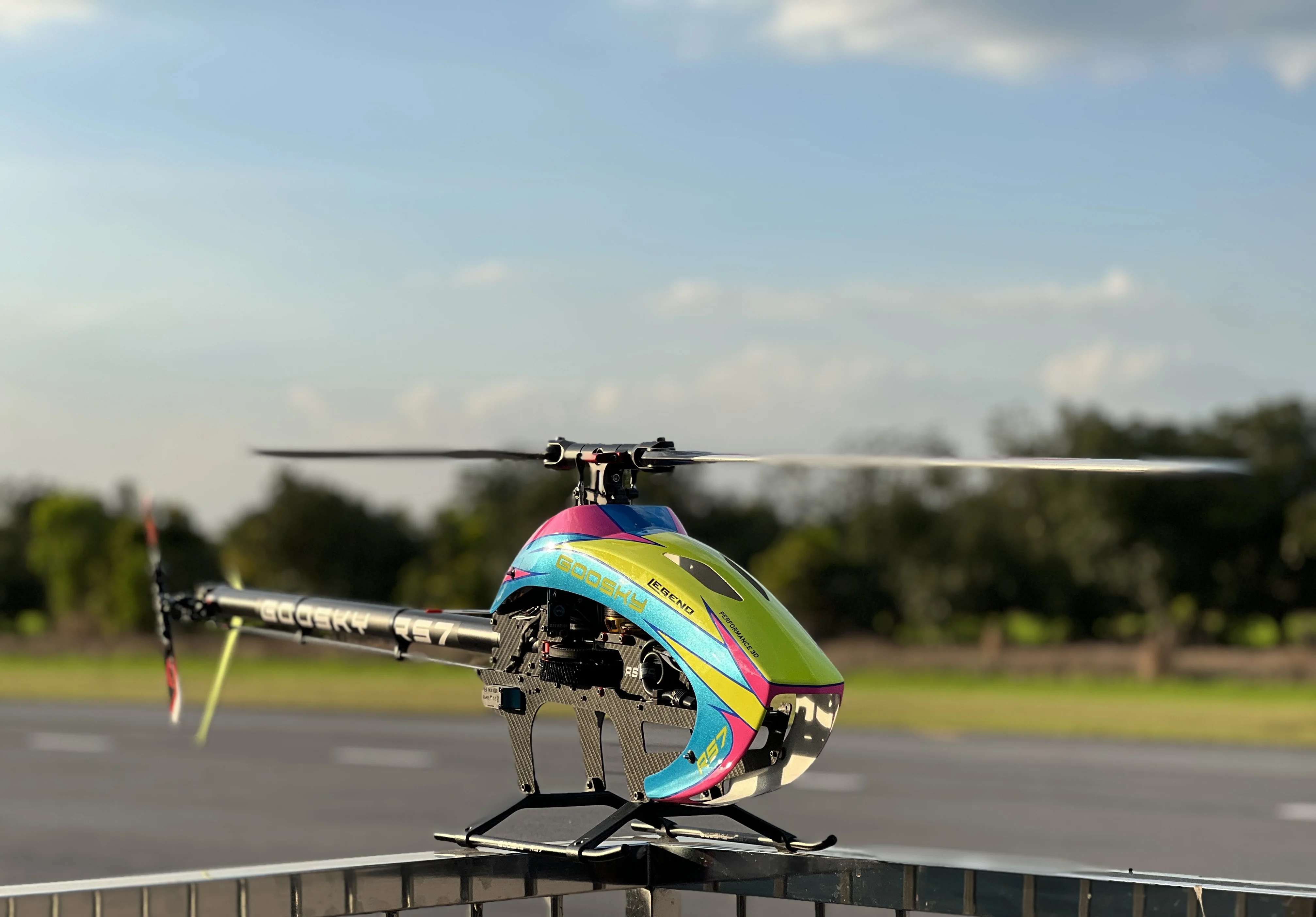 Presale-Goosky-RS7-700-3D-Flybarless-RC-Helicopter-Kit.jpg