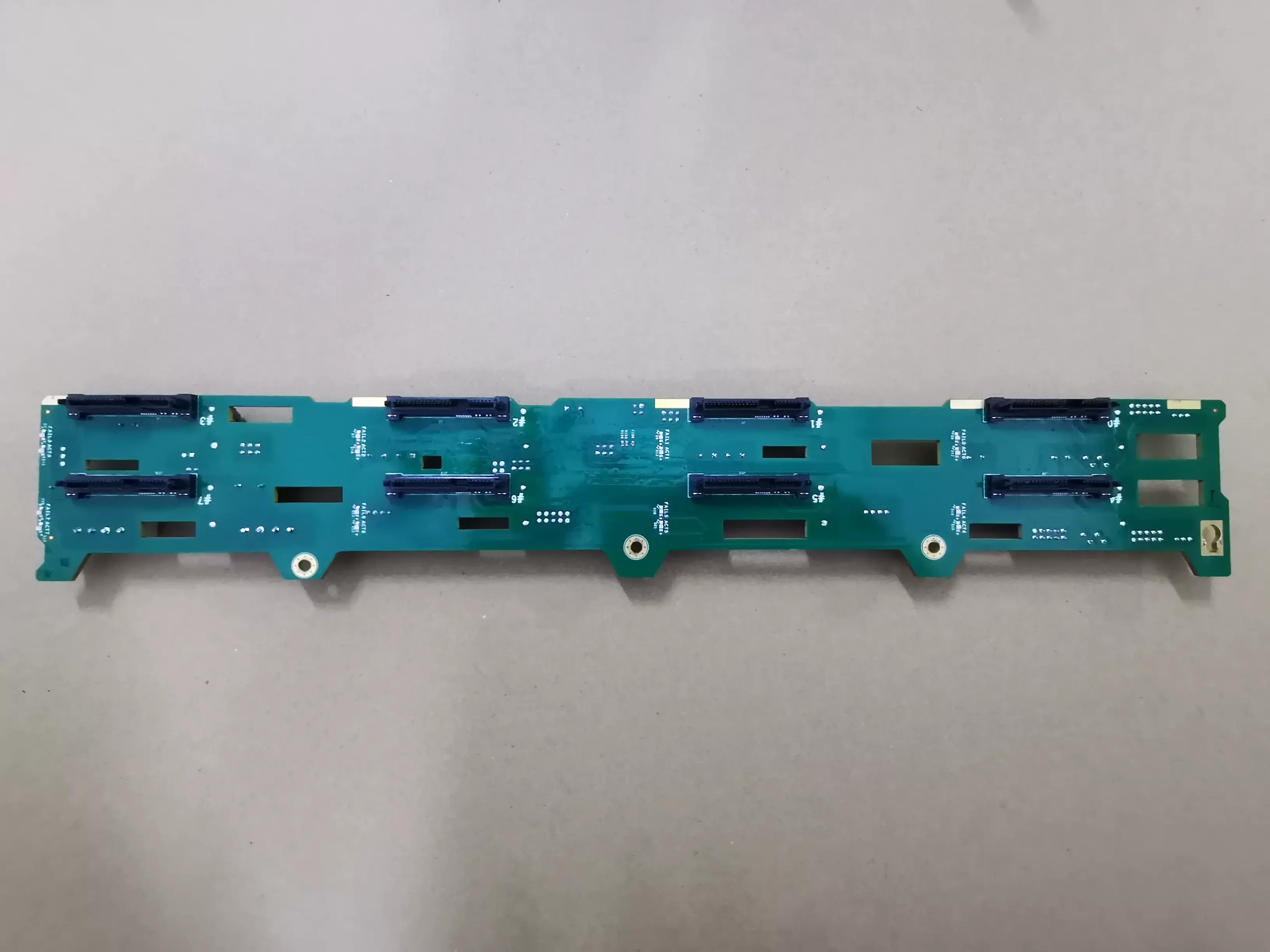 Expansion-backplane-SAS825TQ-8-bay-hard-drive-backplane-SAS-SATA-disk.jpg