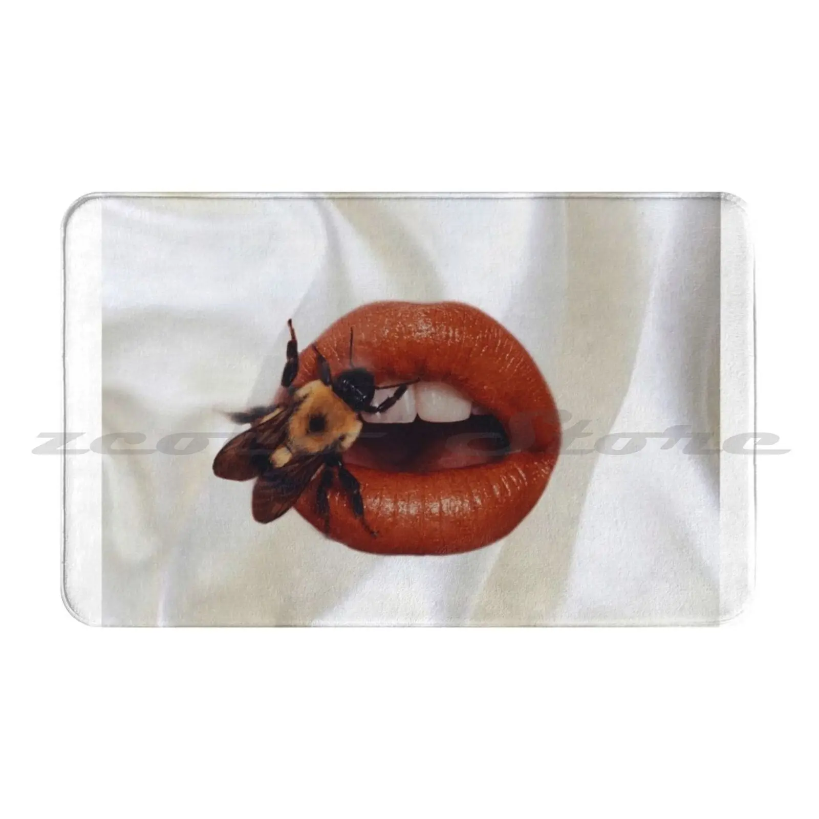 Lana Del Rey Bee On Lip