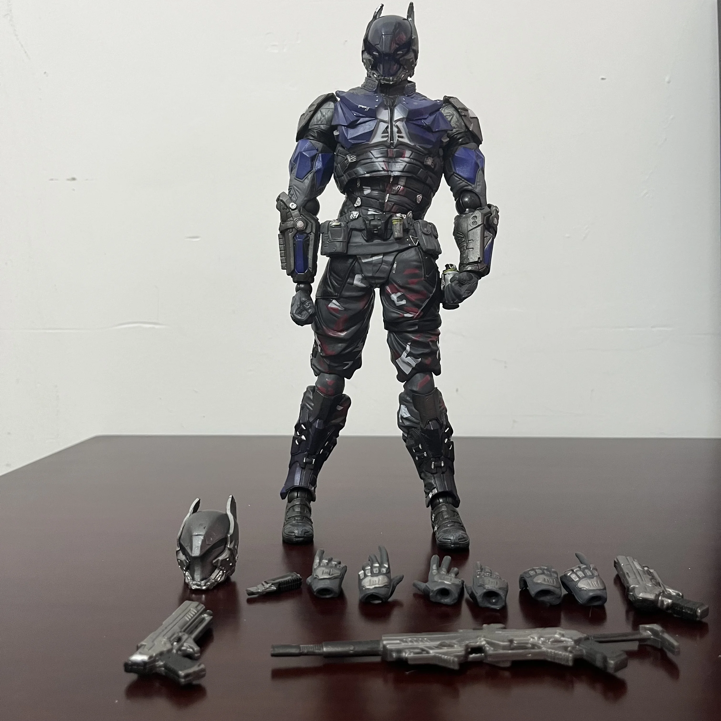 Play-Arts-figura-de-acci-n-de-Bruce-Wayne-Arkham-Knight-estatuilla-m ...