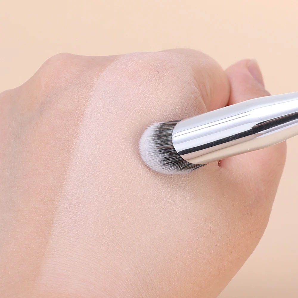 1Pcs Concealer Makeup Brushes Precision Soft Fluffy Smudge Brush Cover ...