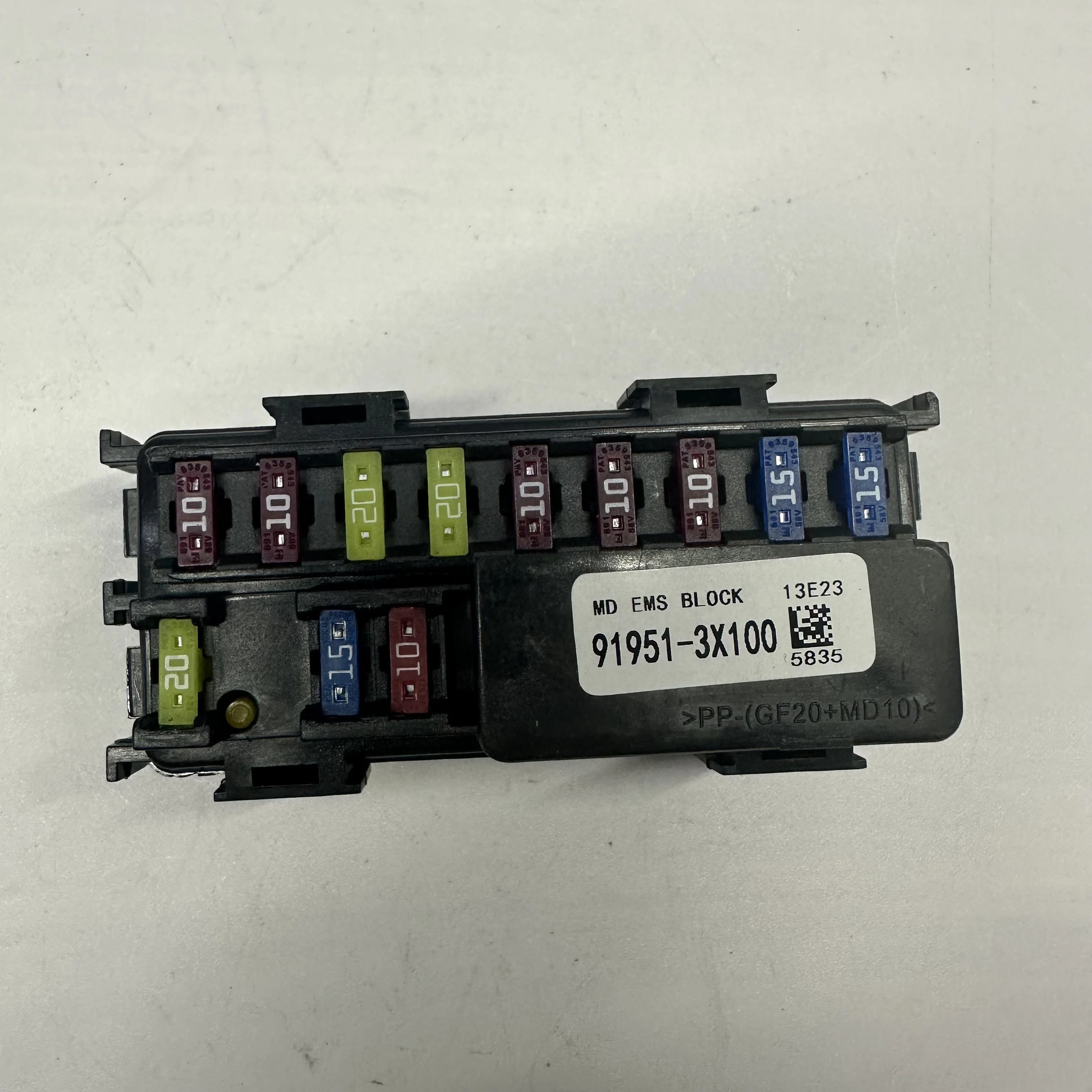 Hyundai Elantra Fuse Panel