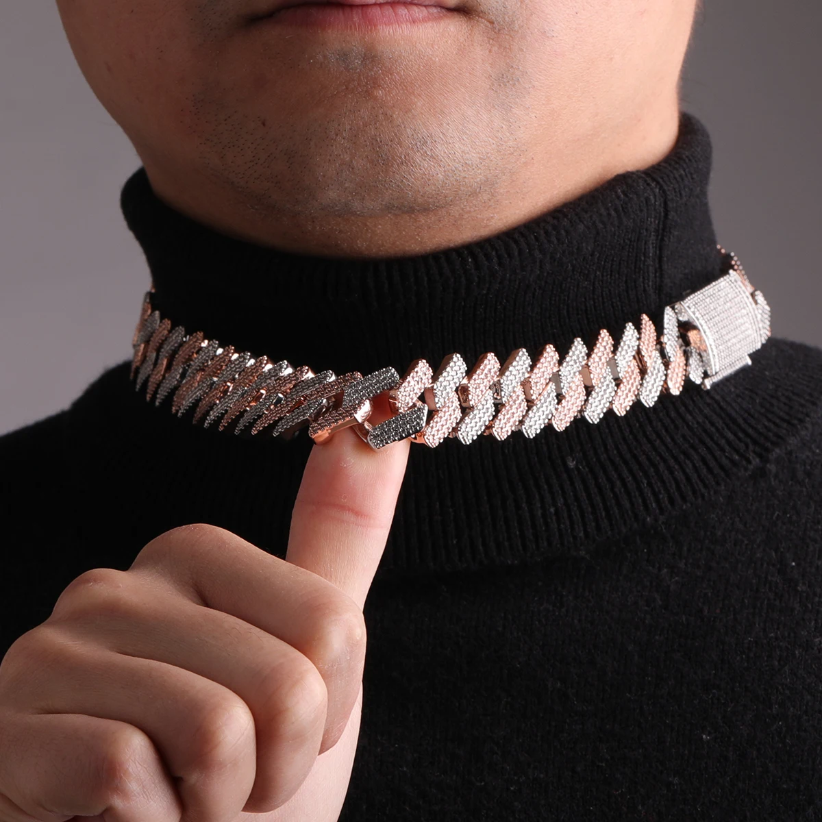 Choker iced out store