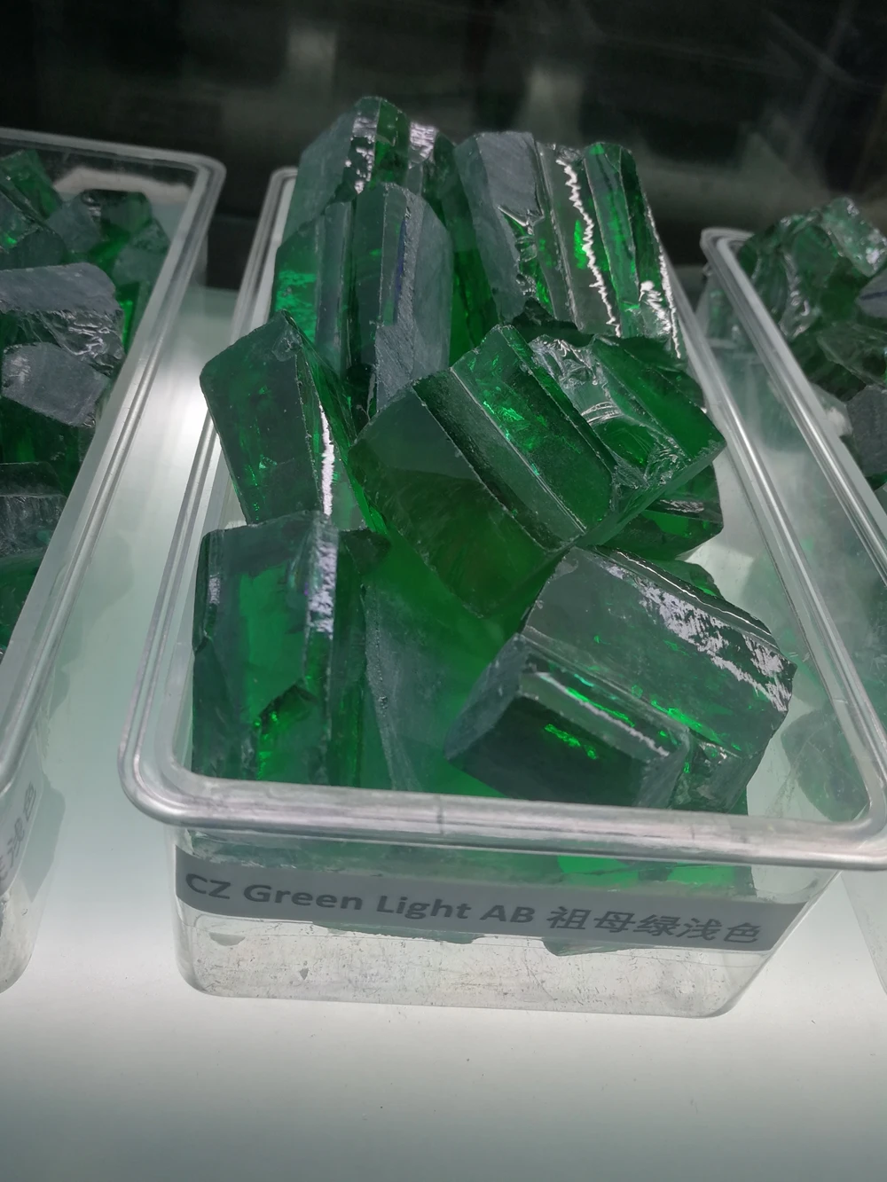 200g/Lot Synthetic Gems Raw Material Light Emerald Green CZ Materials ...