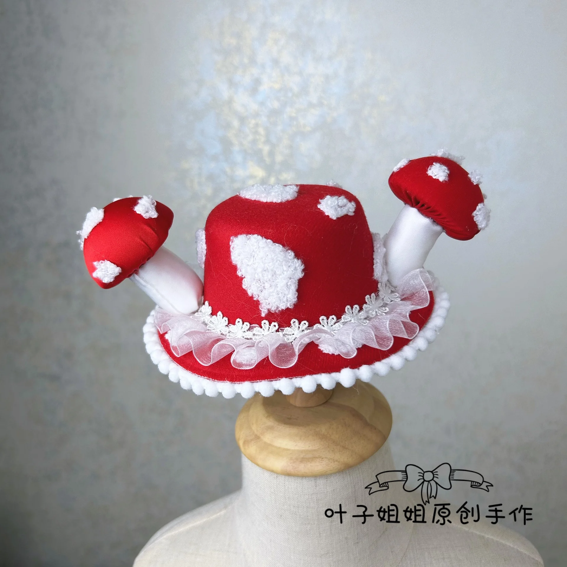 Red Top Hat Cut Out