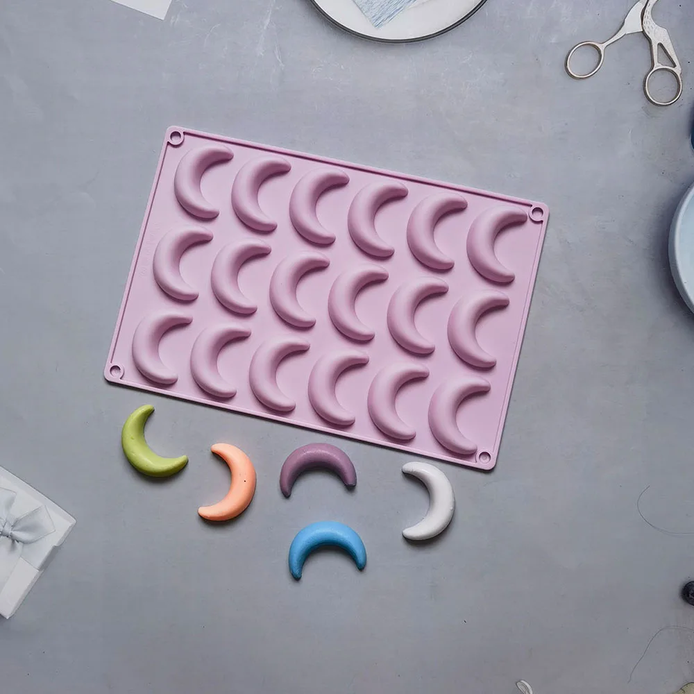 18 Cavity Crescent Shaped Silicone Candy Chocolate Mold Moon Biscuit ...