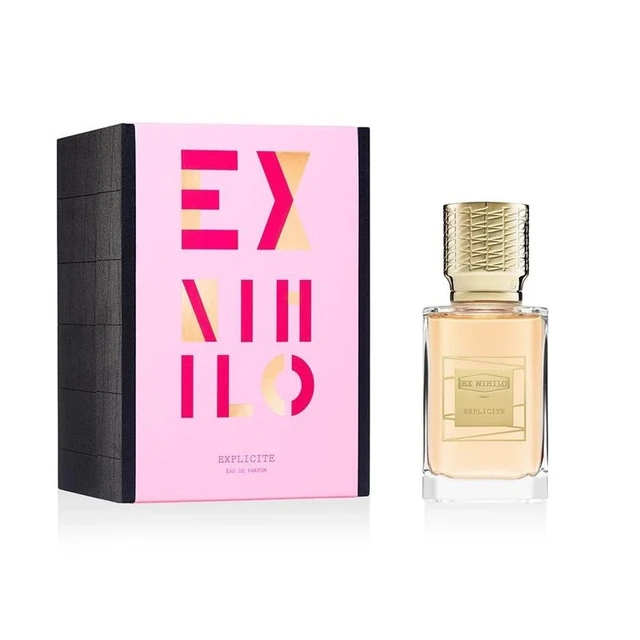 Explicite Com Smoking