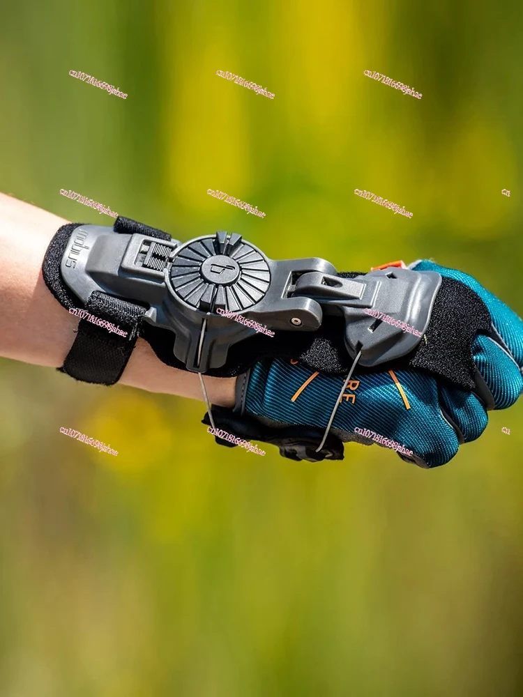 Mobius-Mobius-Scrambling-Motorcycle-Speed-Drop-X8-Wristband-Riding-Anti ...