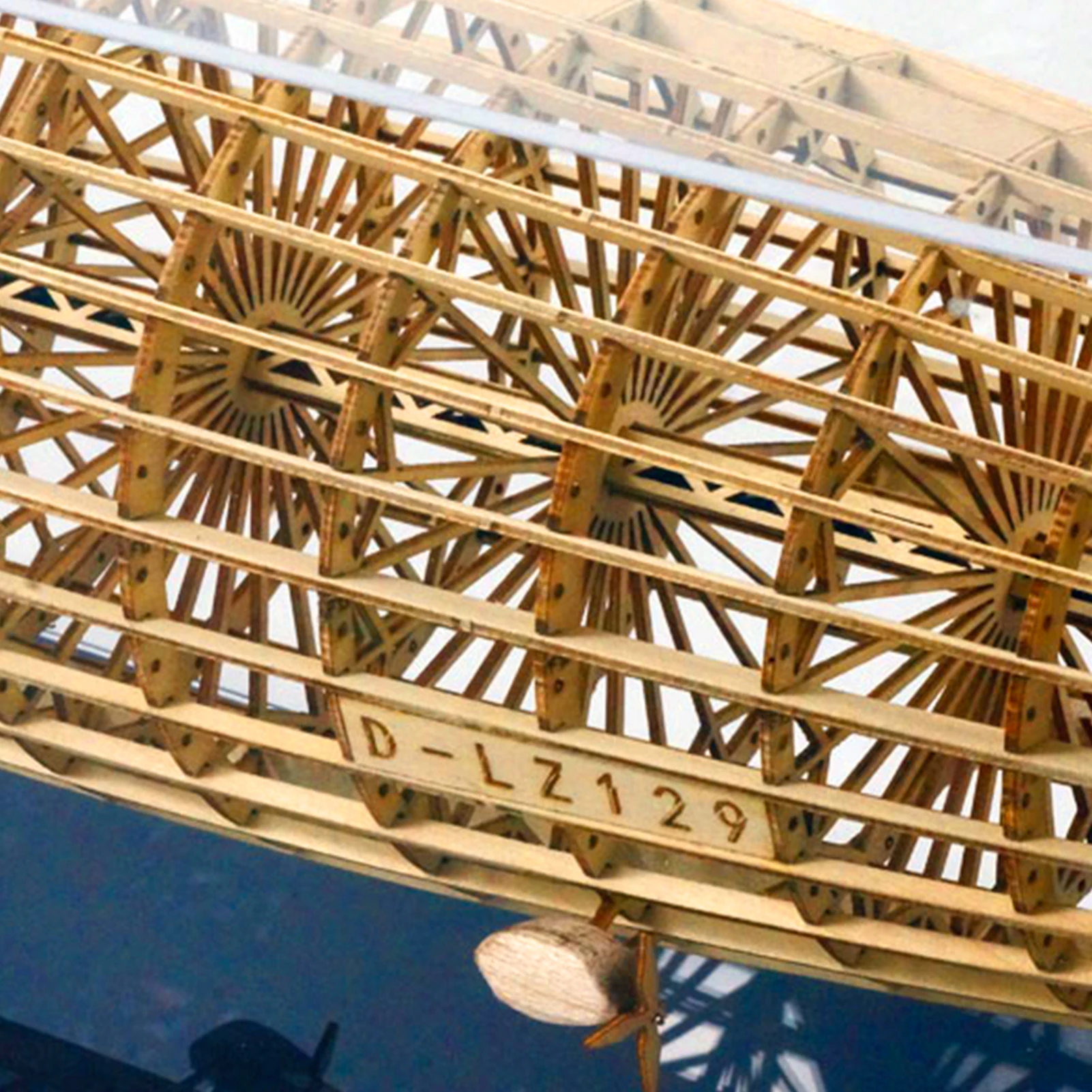 DWH VS35 1:453 Scale D-LZ129 Airship 540mm Length Wooden Static DIY ...
