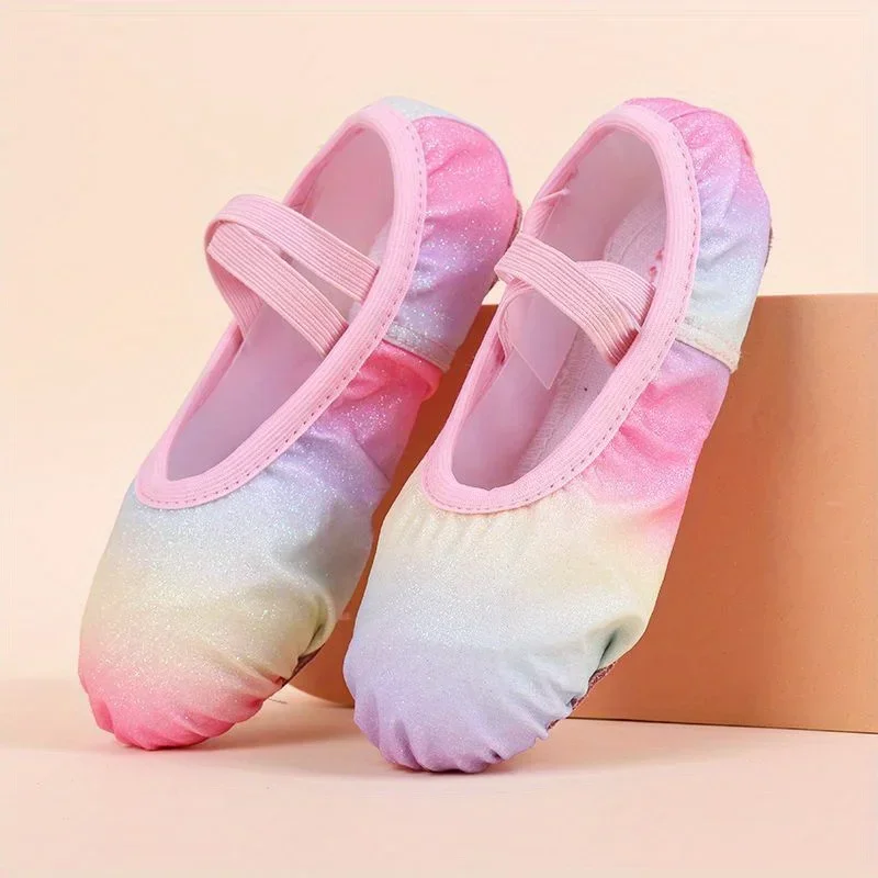 Ballet-infantil-Sapatos-de-dan-a-performance-pr-tica-de-menina ...