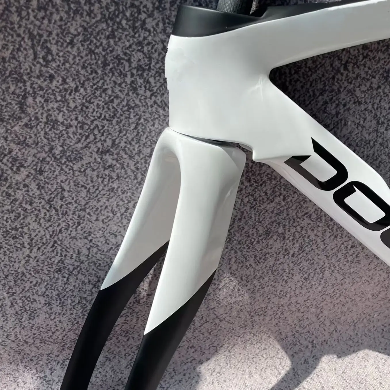 2023-Nieuwe-F14-Panda-Kleur-Racefiets-T1100-Carbon-Frame-Carbon-Bike ...