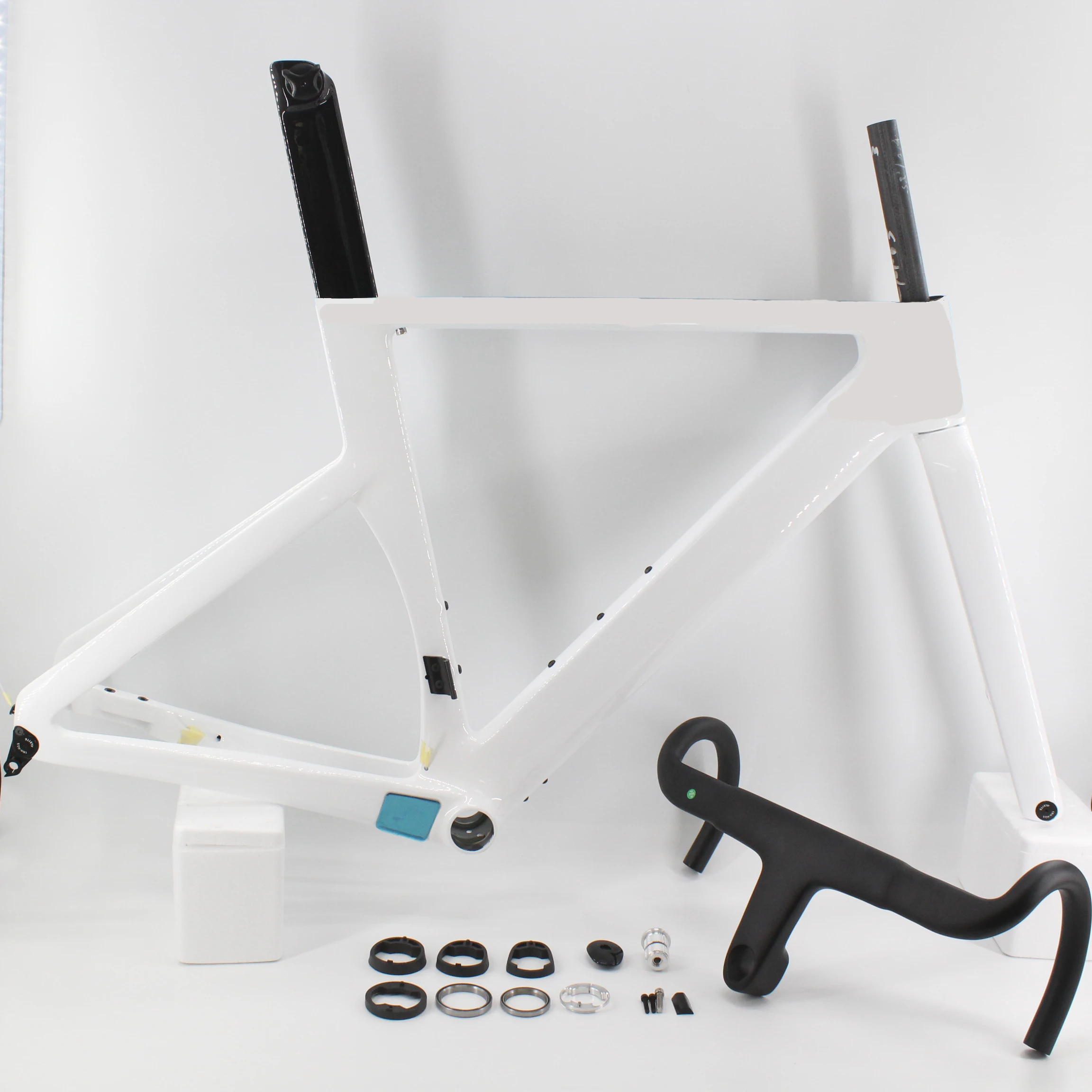 Newest-700C-Racing-Road-Bike-3K-Full-Carbon-Fibre-Bicycle-Thru-Axle ...