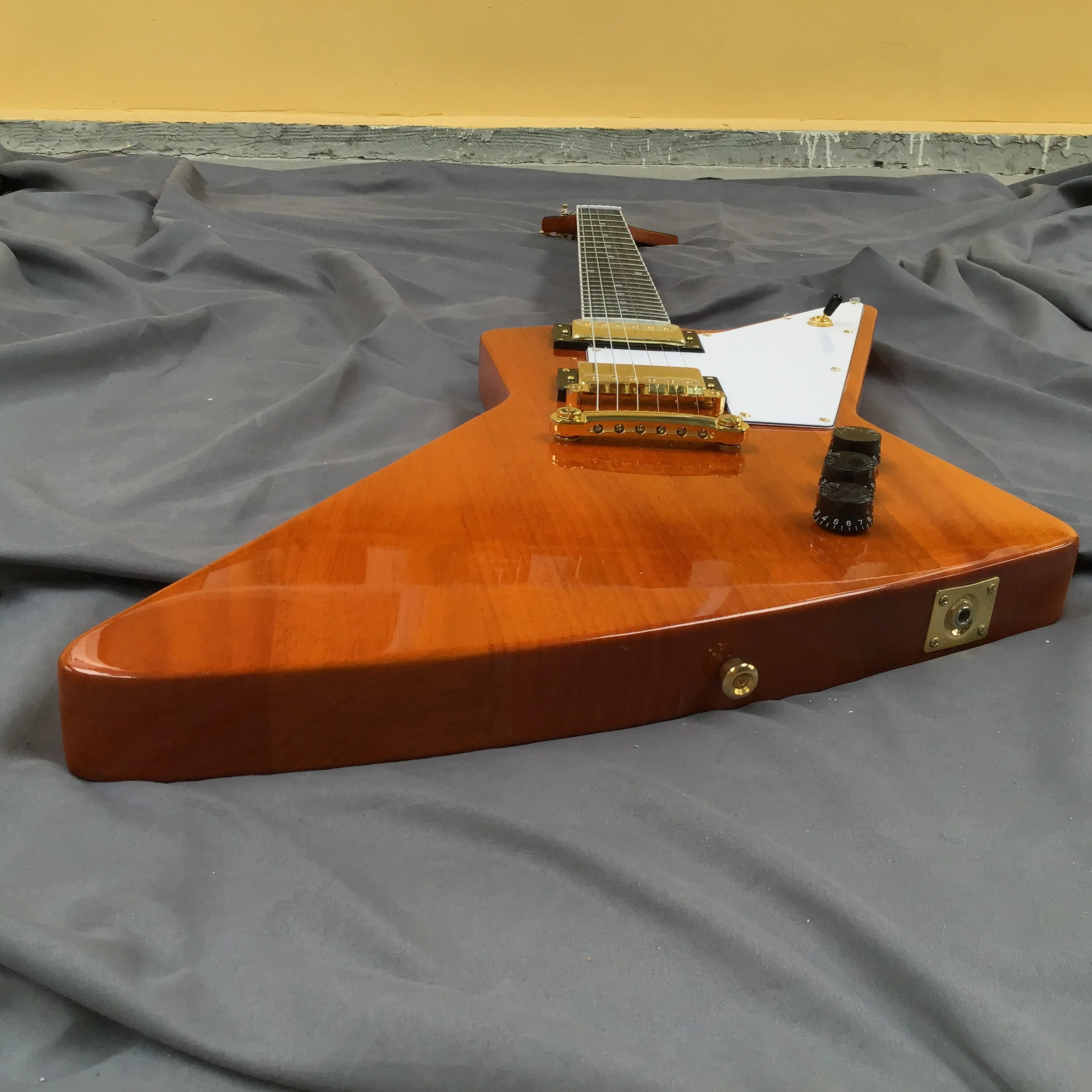 yellow-electric-guitar-gold-hardware-Guitar-rose-wood-fingerboard ...