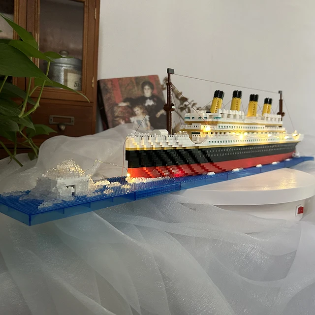 Lego Technic DOvOb Titanic Micro Blocks Building Set - 1872 Piece Mini ...