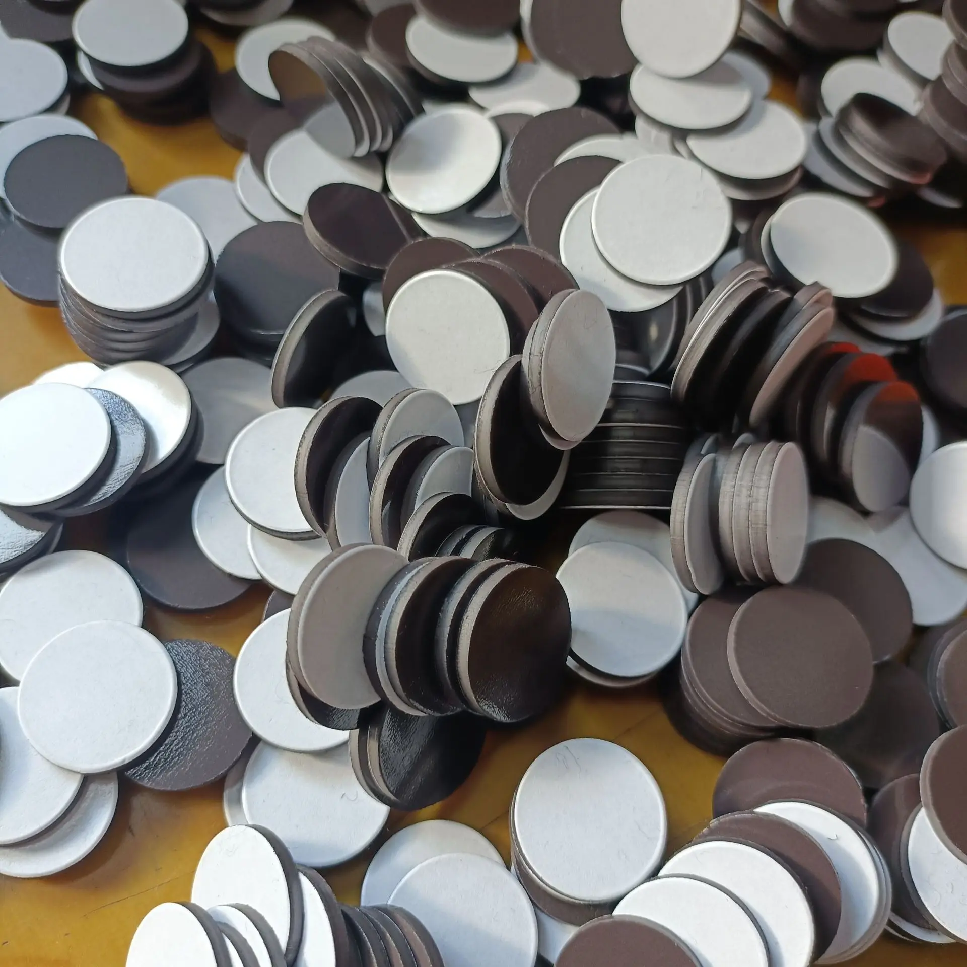 Rounded-magnetic-Suitable-Magnetic-Strip-with-Adhesive-Rubber-Magnets ...