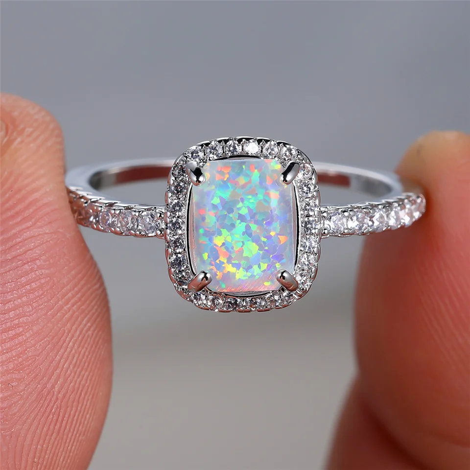 Anel De Noivado De Opala Branca
