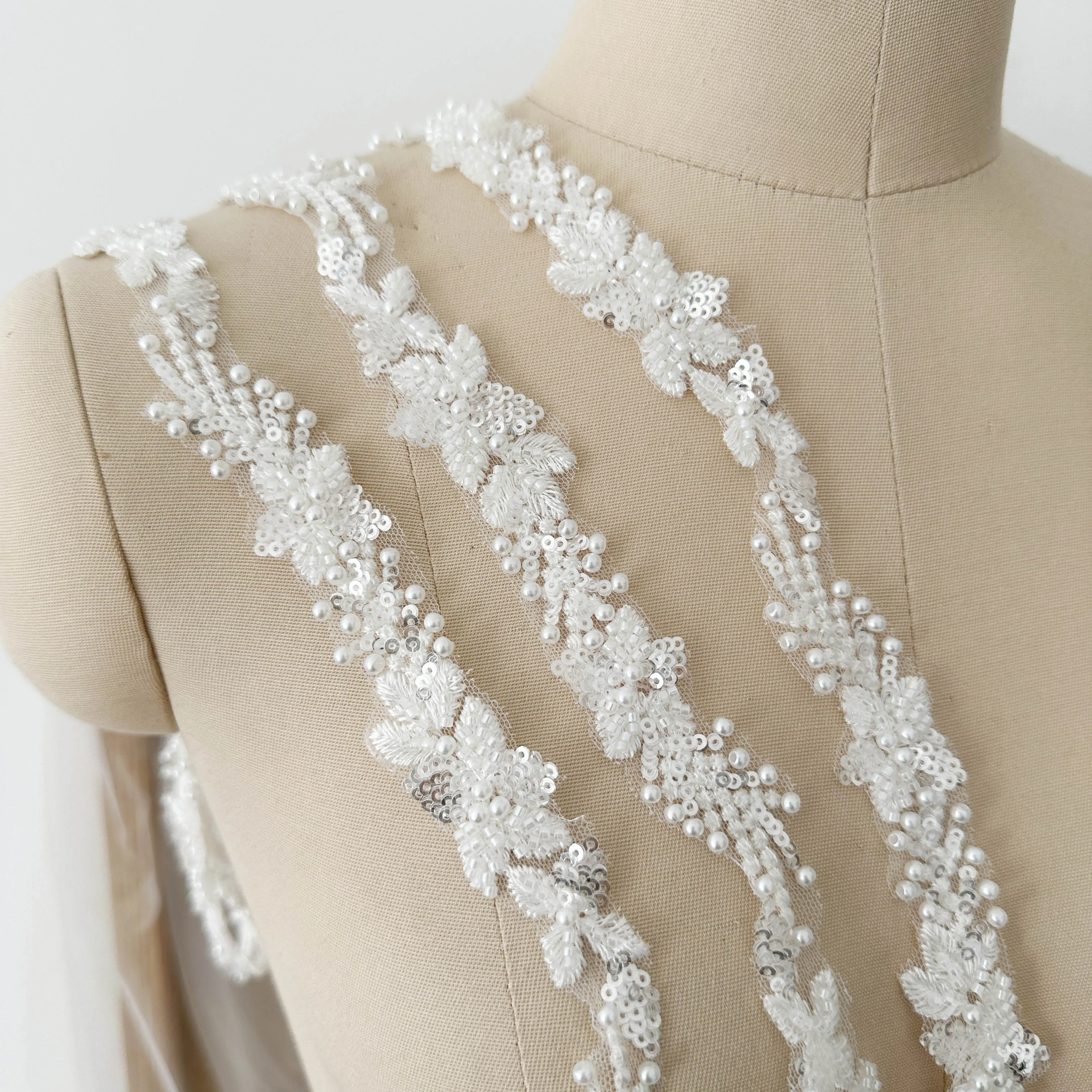 13Yards/pack Superior Quality White Sewn Bead Lace Lace Head Veil ...