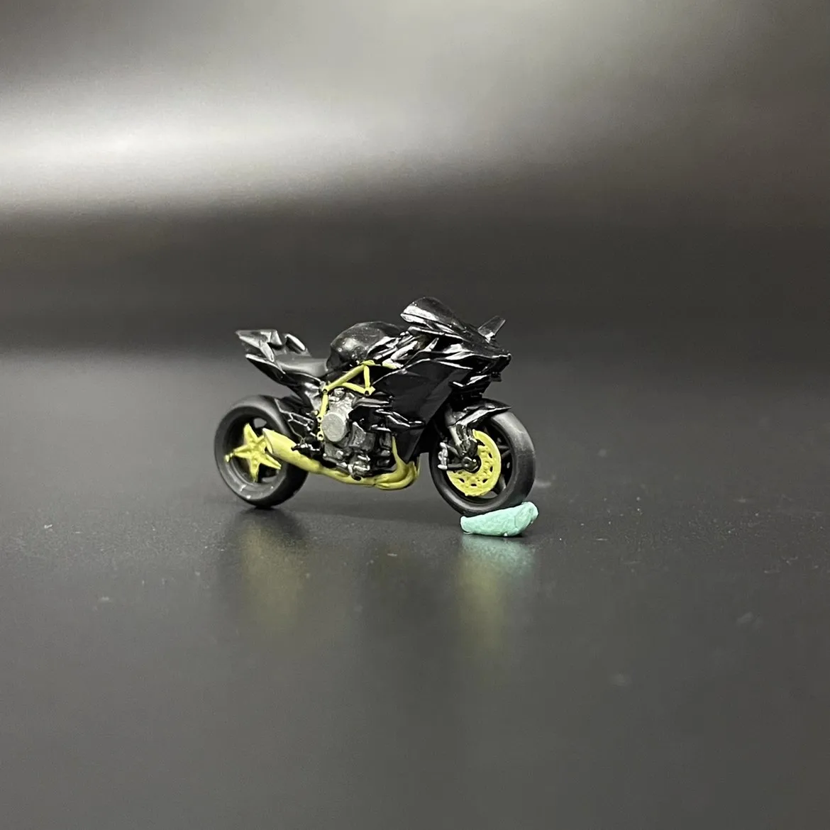 Custom-Modification-1-64-H2R-Motorcycle-Series-Model-Garage-Scene ...