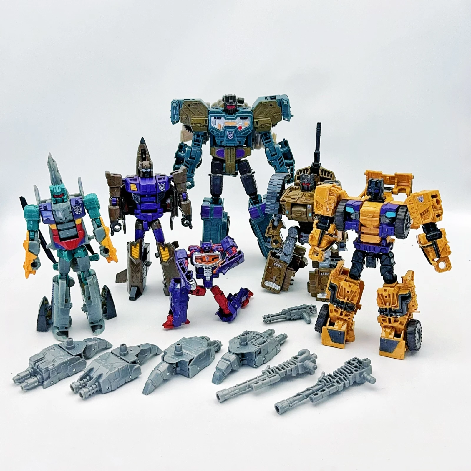 Transformation-Robot-Toys-HZX-Bruticus-IDW-6-IN-1-haizhixing-H904-NO-BOX-Sets-Action-Figure.jpg