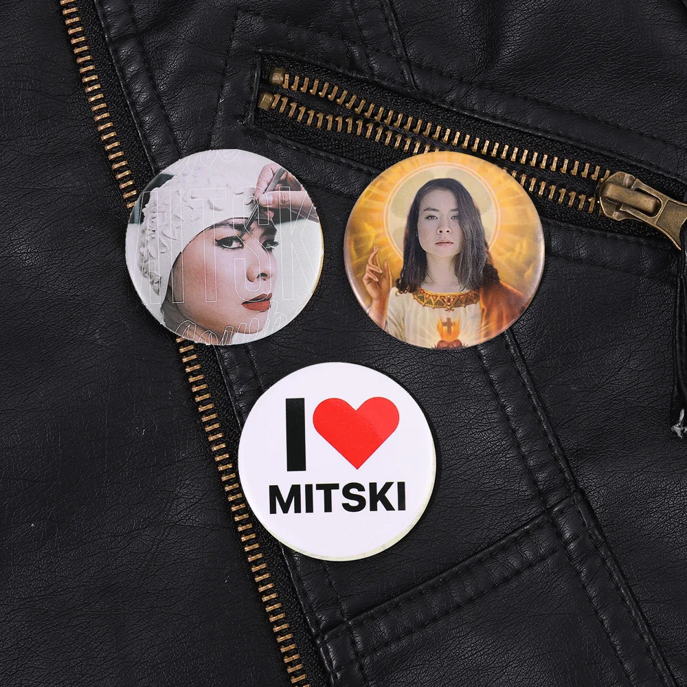 I-LOVE-MITSKI-Soft-Buckle-Pin-Famous-Singer-Icon-Figure-Round-Badge-Collar-Brooch-Lapel-Pin.jpg