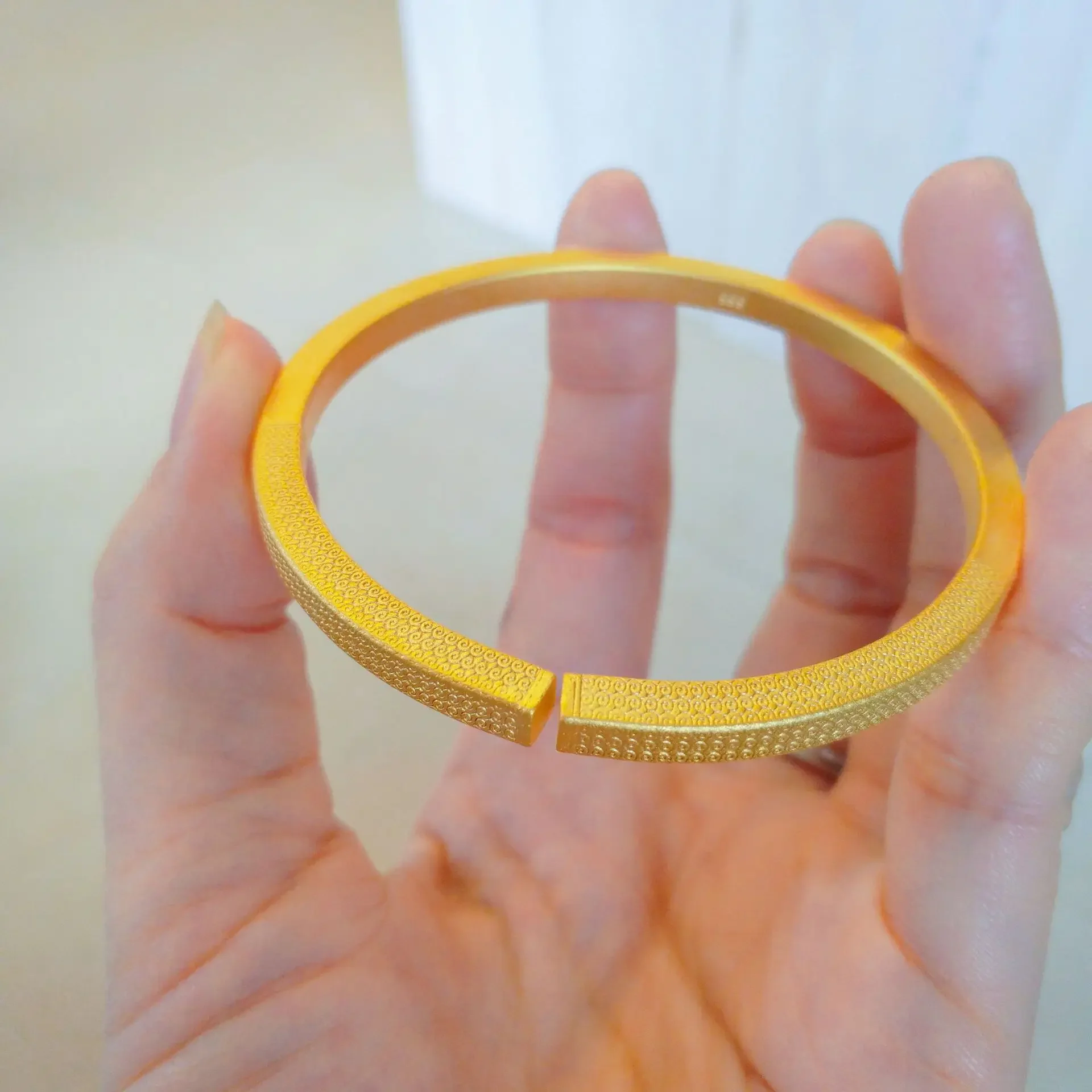 9999-real-gold-24K-yellow-gold-Fangyuan-Chisel-Engraved-Bracelet ...