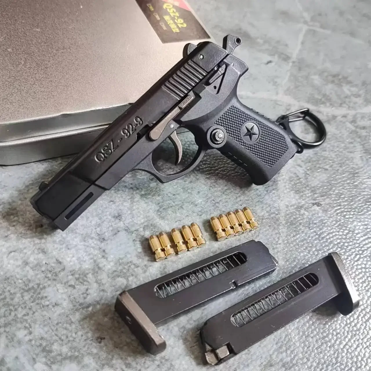 1-3-QSZ-92-Semi-Alloy-Pistol-Model-Mini-Keychain-Bullets-Ejection-Detachable-Toy-Gun-Ornament.jpg