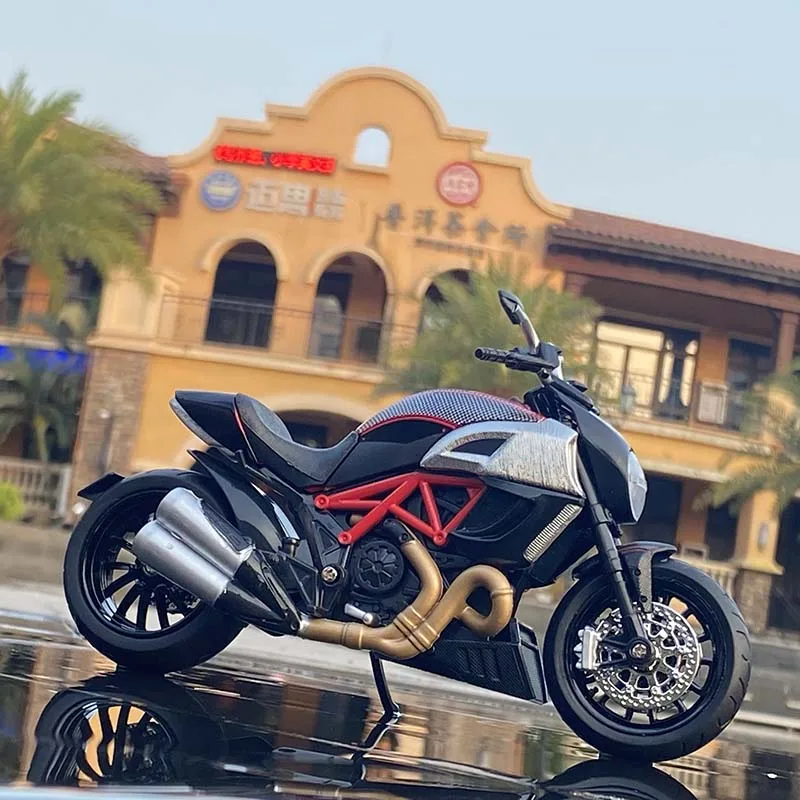Ducati Diavel Custom Paint