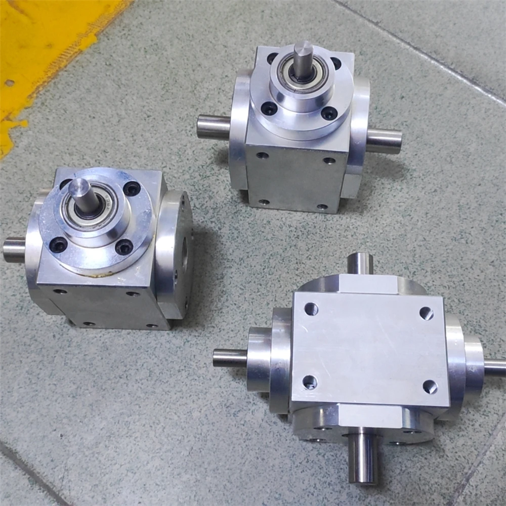 1-2-Right-Angle-Drive-Reversing-Gearbox-8MM-12MM-Single-Dual-Three ...