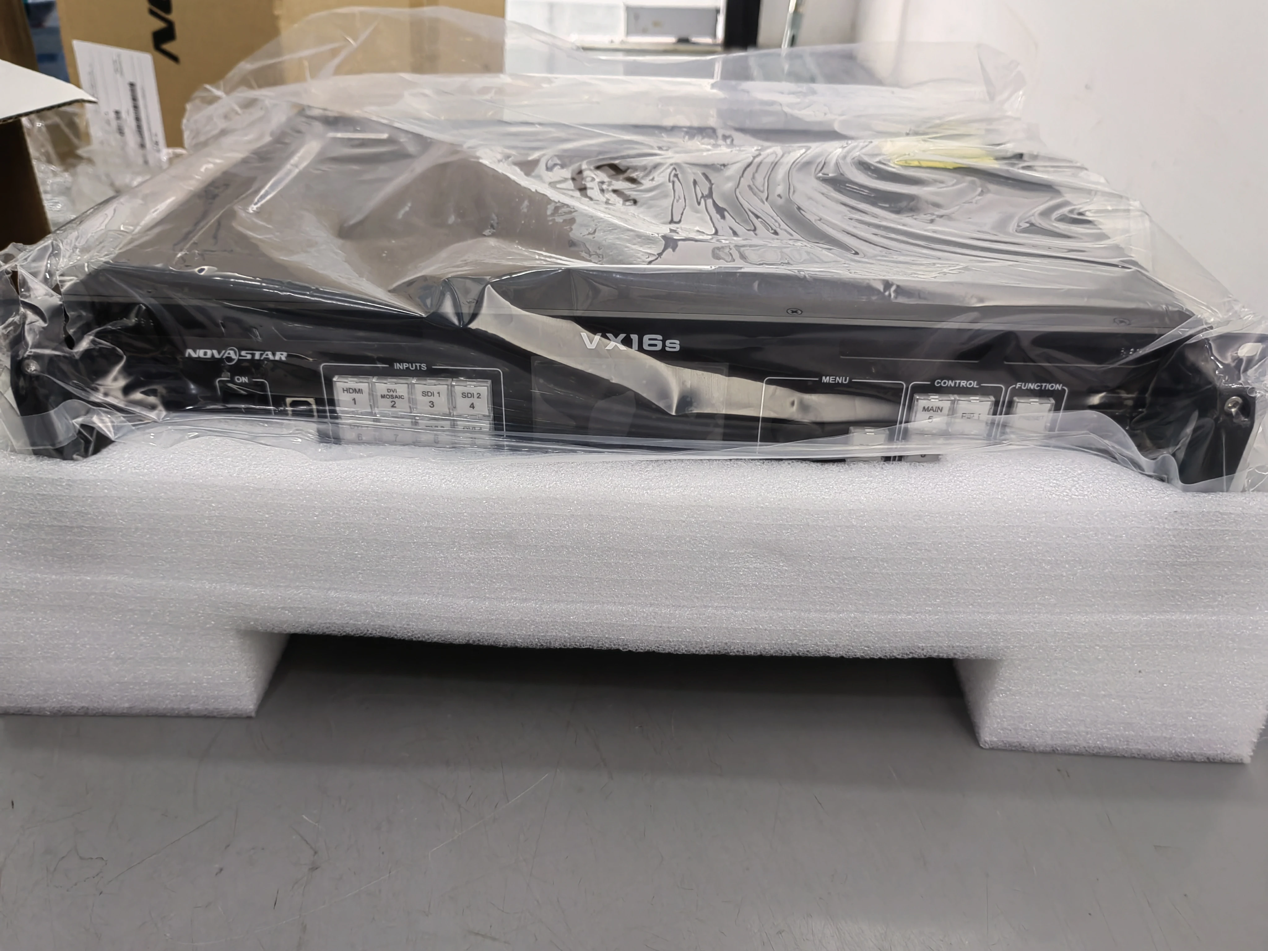 Novastar VX16S with flight case LED Display Video Processor All-in-one ...