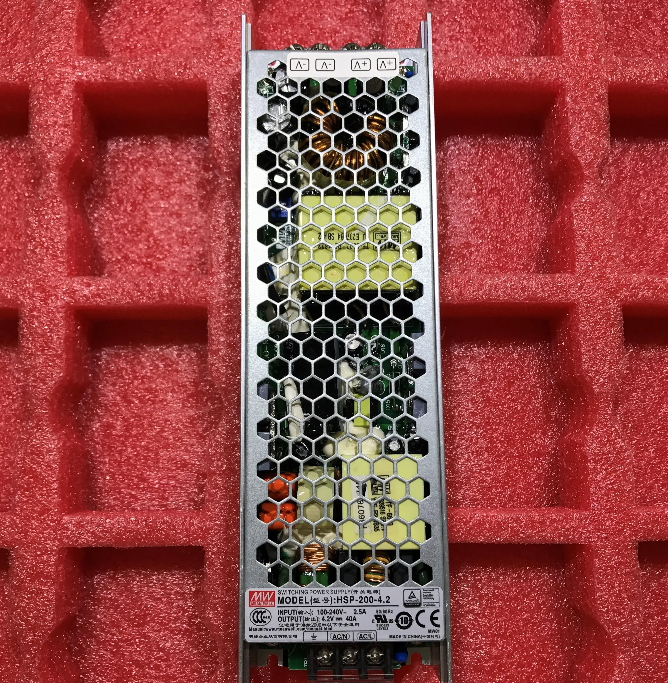 MEAN-WELL-HSP-200-HSP-200-4-2-HSP-200-5-Single-output-with-PFC-switching.jpg