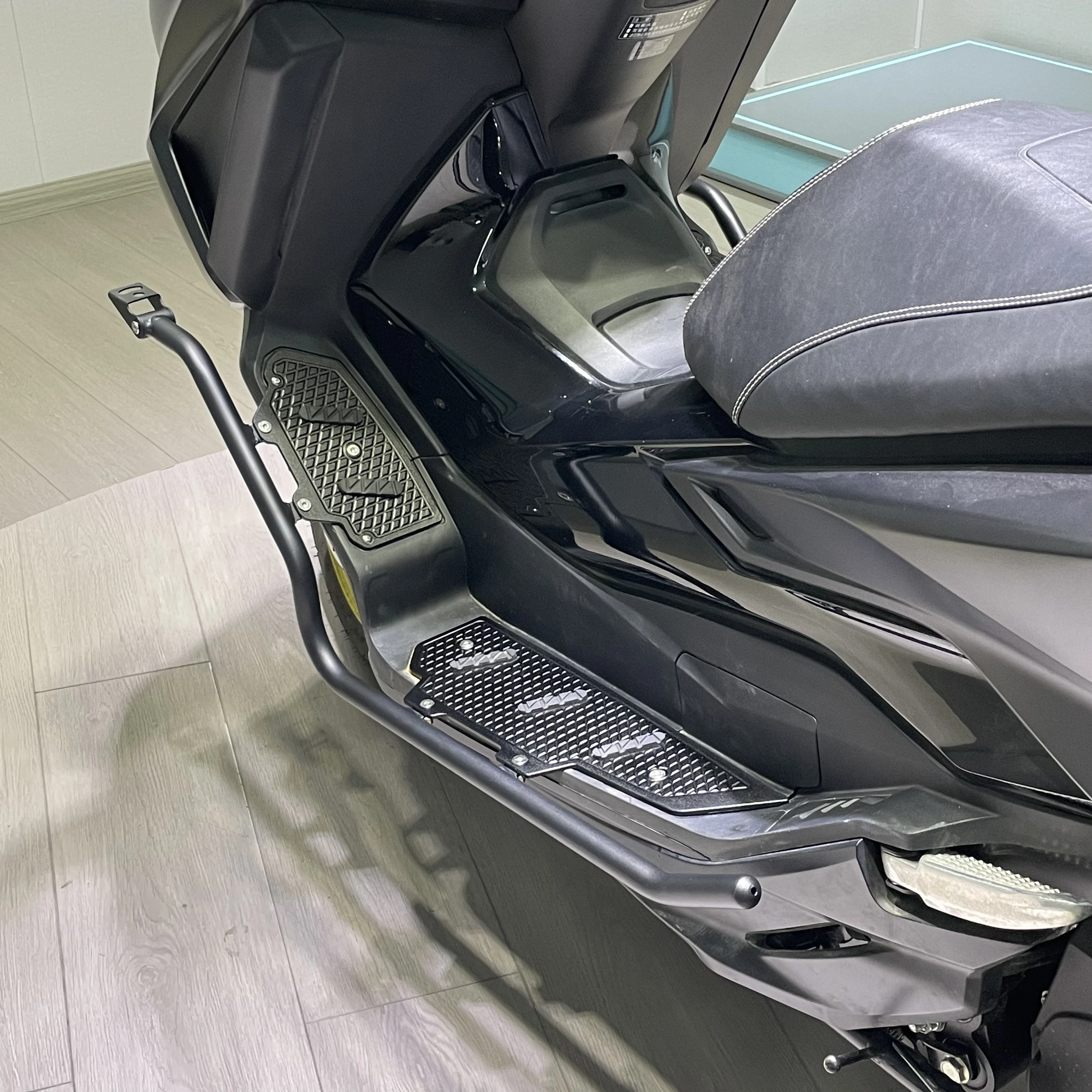 Modified-Motorcycle-for-forza350-Crash-guard-bumper-with-footrest ...