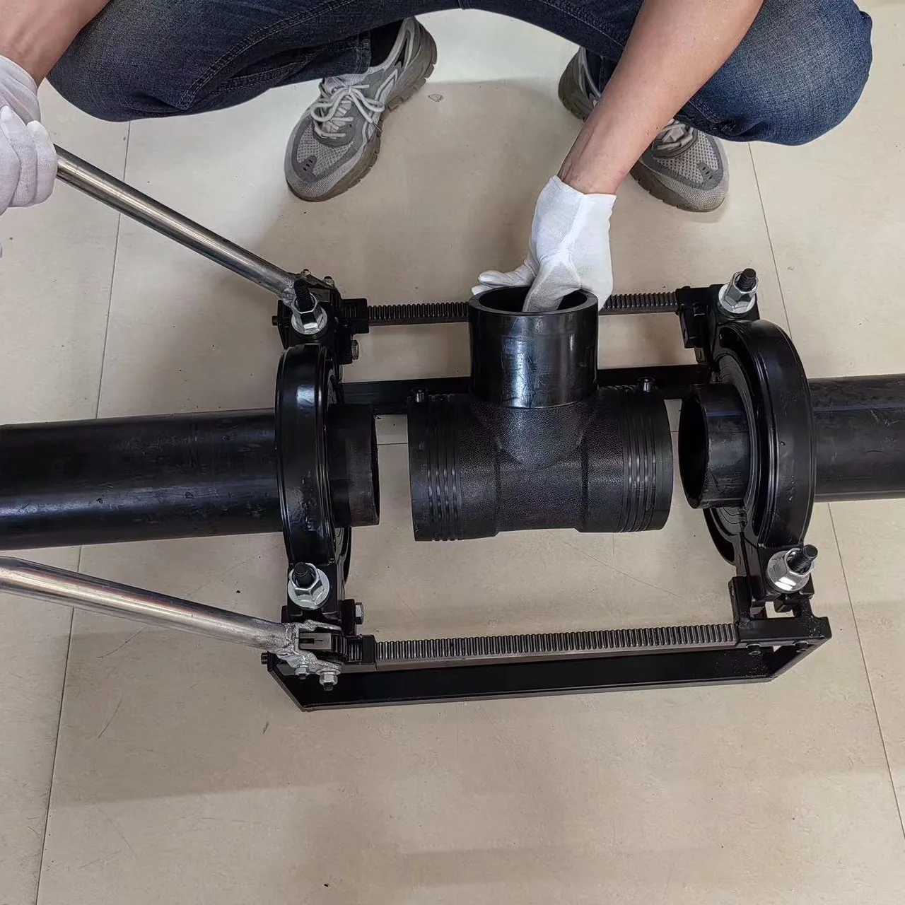 PE Electric Fusion Pipe Fittings Thruster Sleeve Auxiliary Gas Pipeline ...