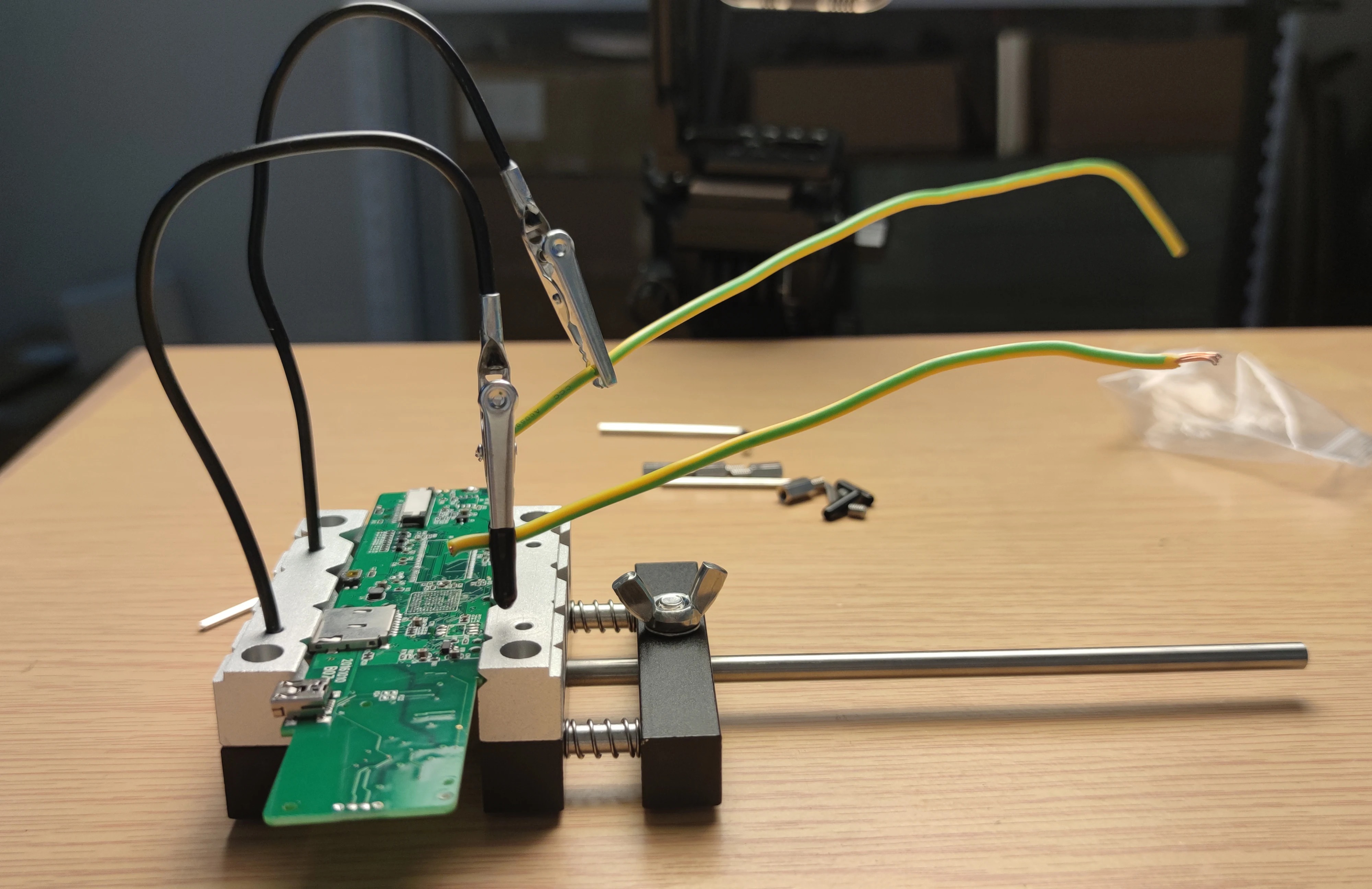 Metal-PCB-Holder-Vise-Motherboard-Fixture-Stand-Clamp-for-Soldering ...