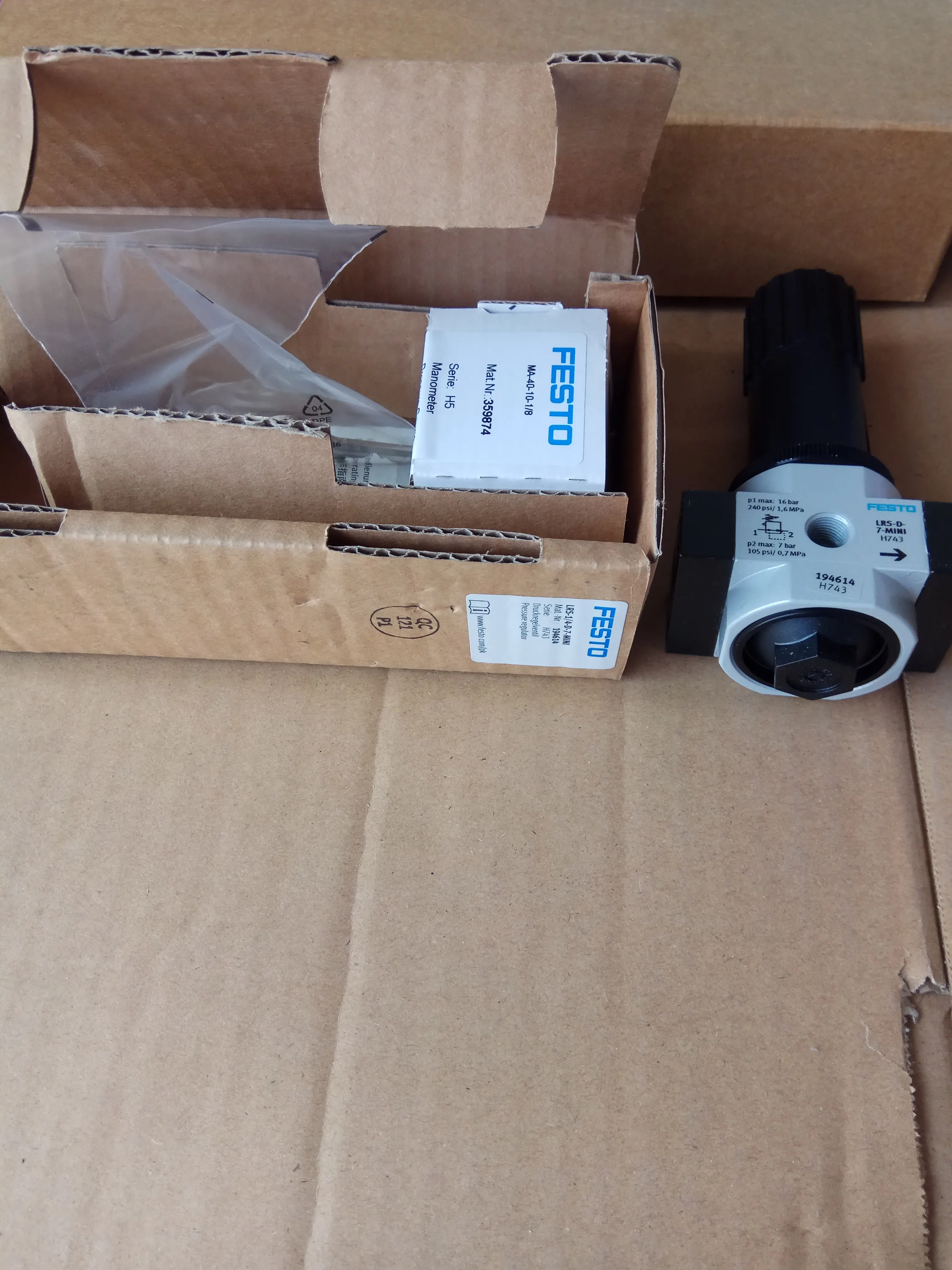 Spot-Festo-D-Series-Locking-Pressure-Reducing-Valve-LRS-1-4-D-O-MINI ...