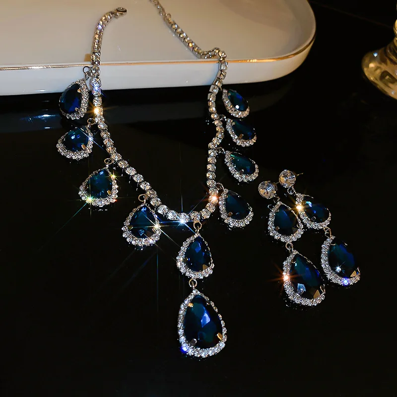 Women's necklace and earrings set store