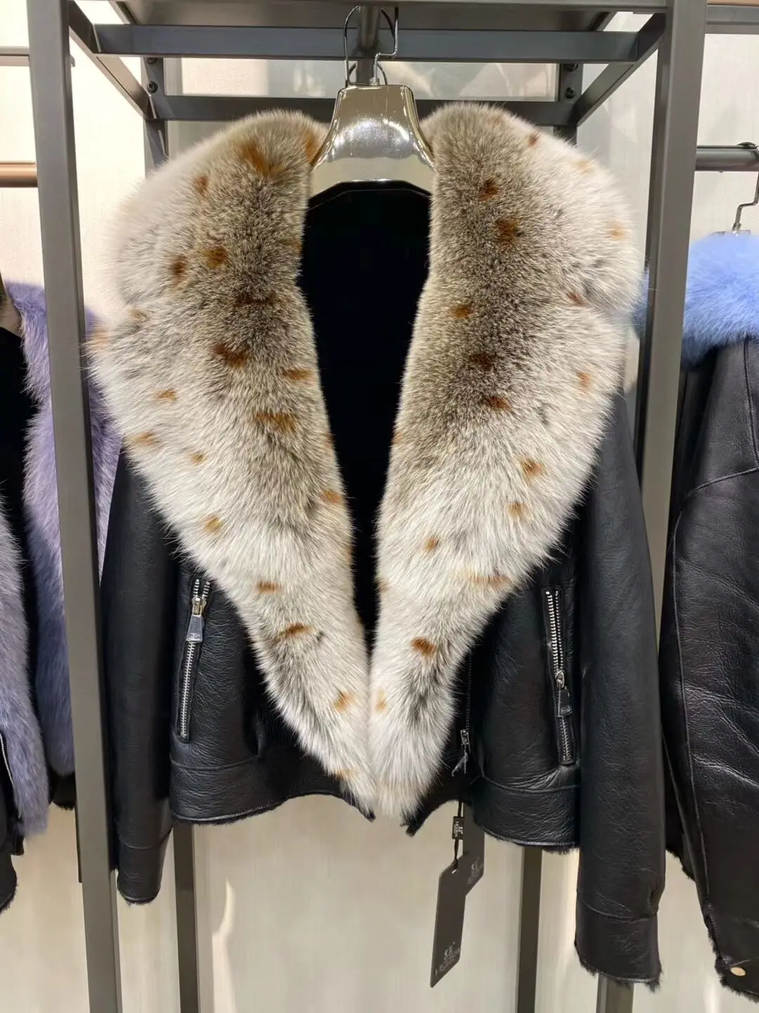 FURTJY-New-Style-Fox-Fur-Down-SheepSkin-Short-Fur-One-Big-Fox-Fur-Short ...